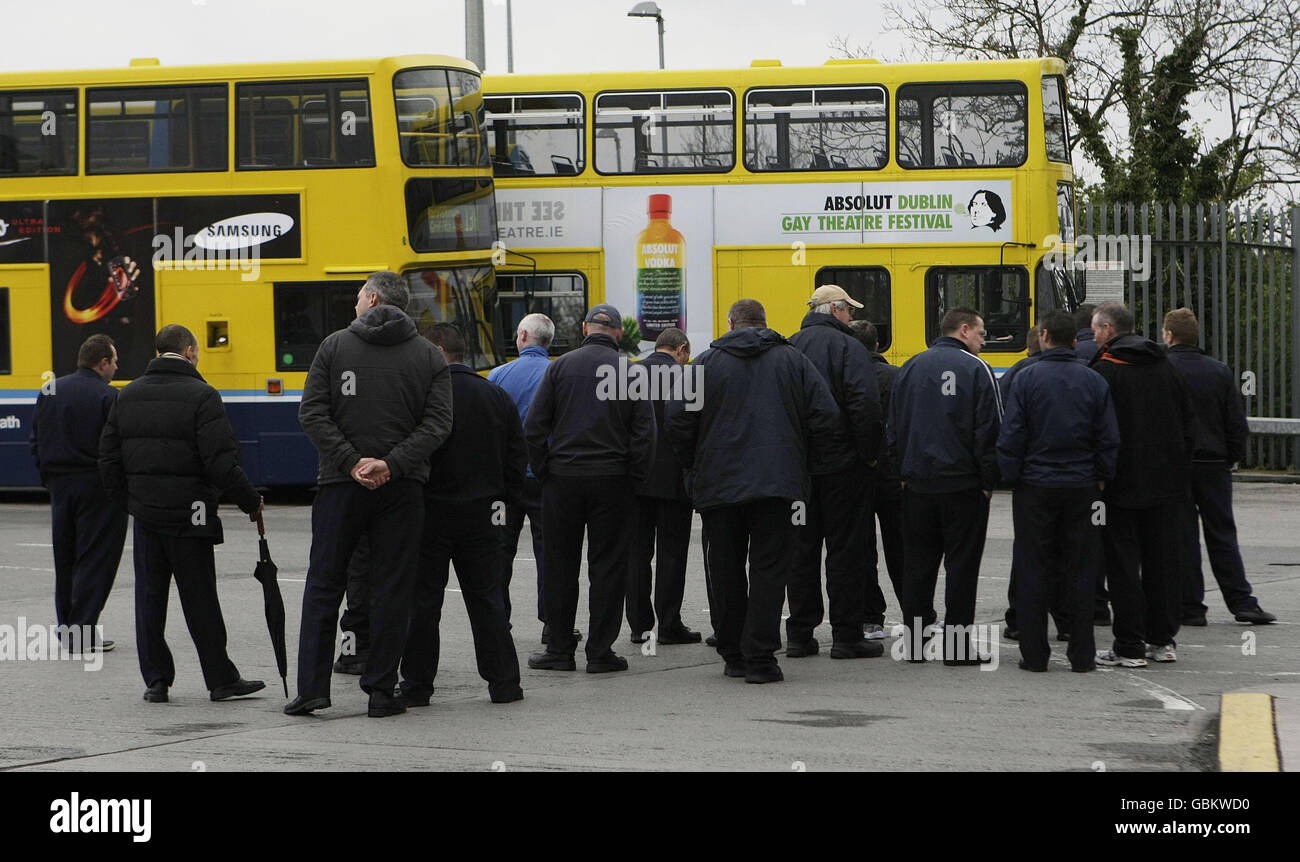 Bus drivers strike Stock Photo - Alamy
