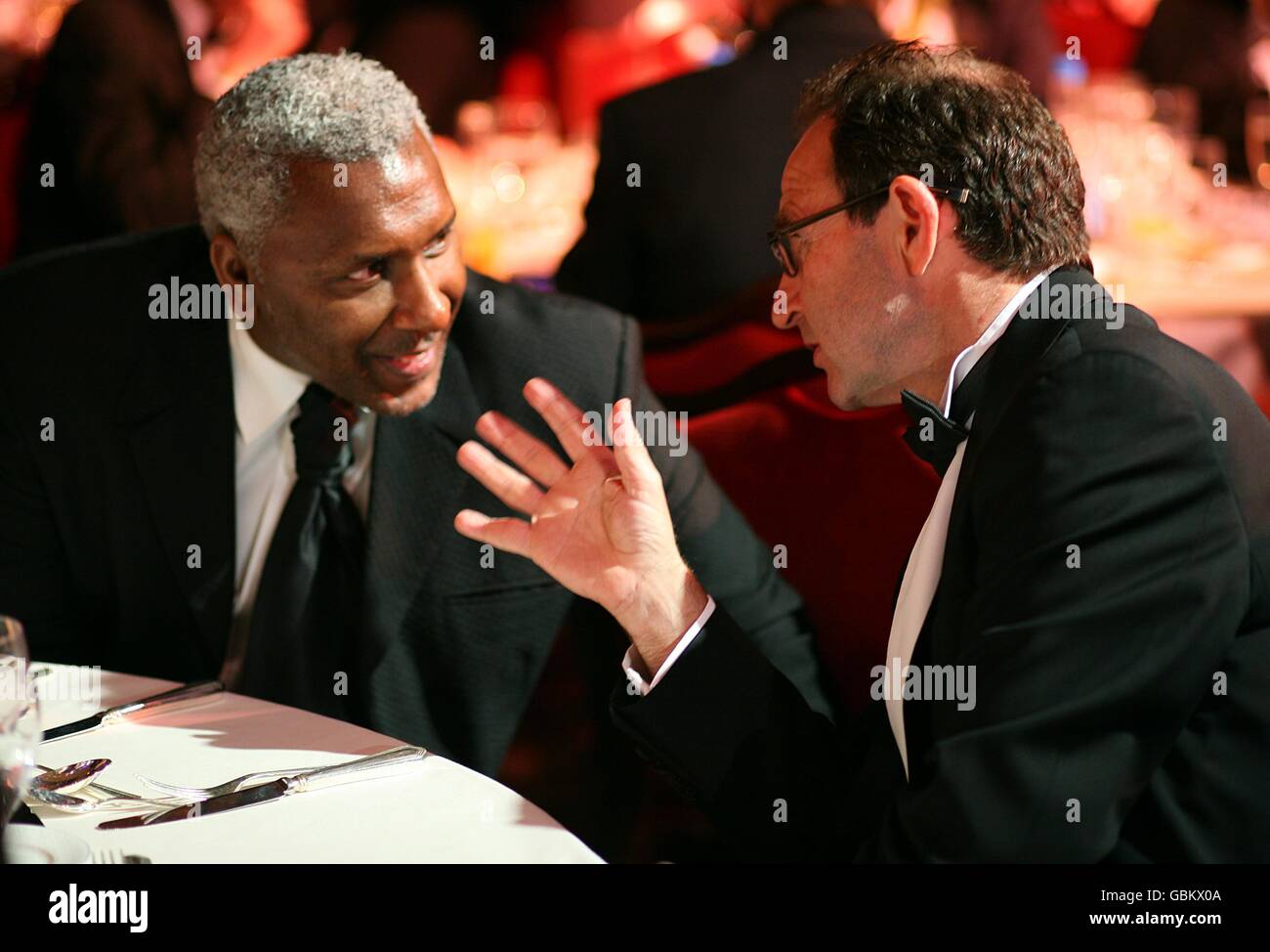 Ricky Hill (left) talks to Aston Villa Manager Martin O'Neill (right ...
