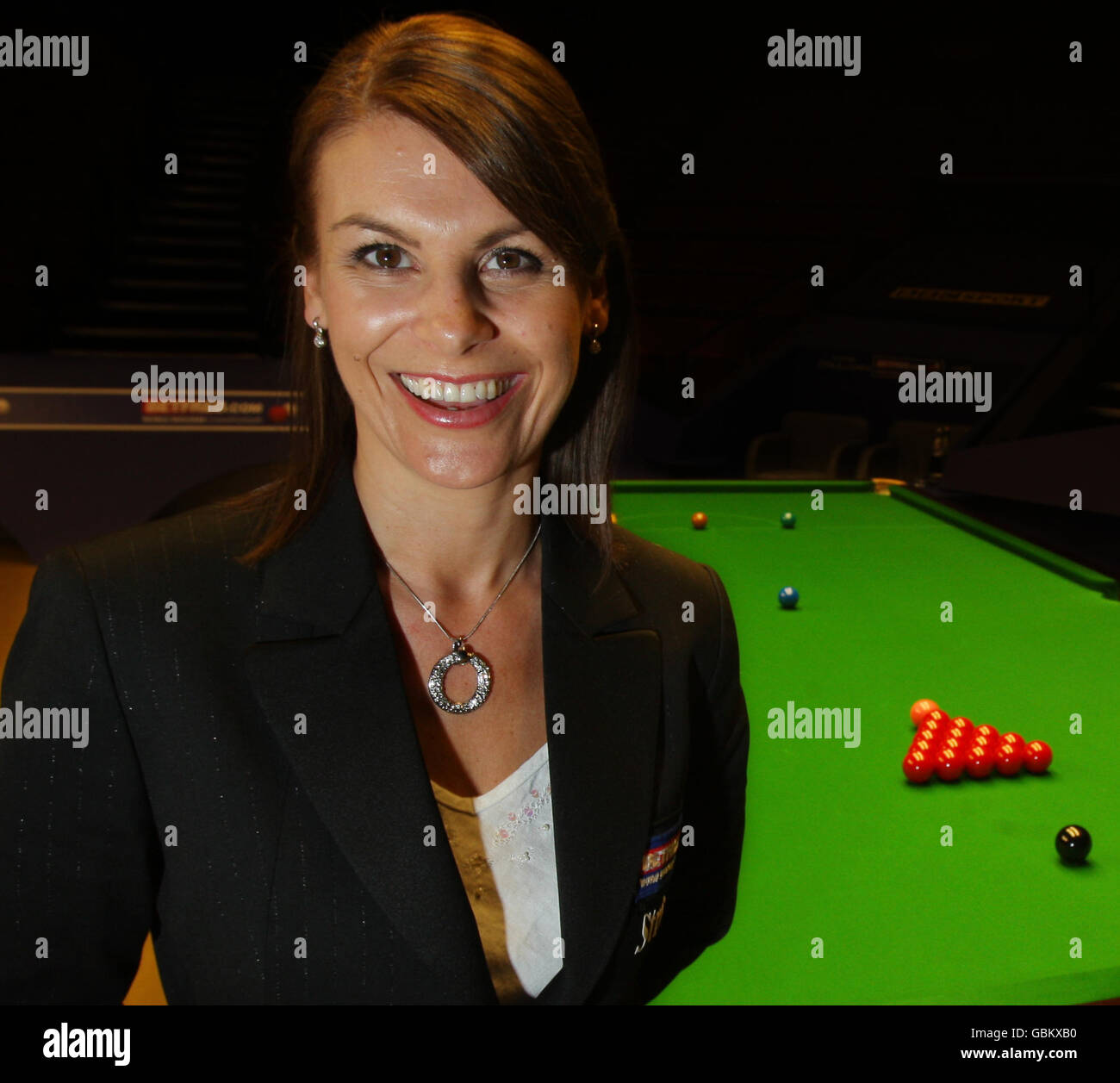Snooker referee female hi-res stock photography and images - Alamy
