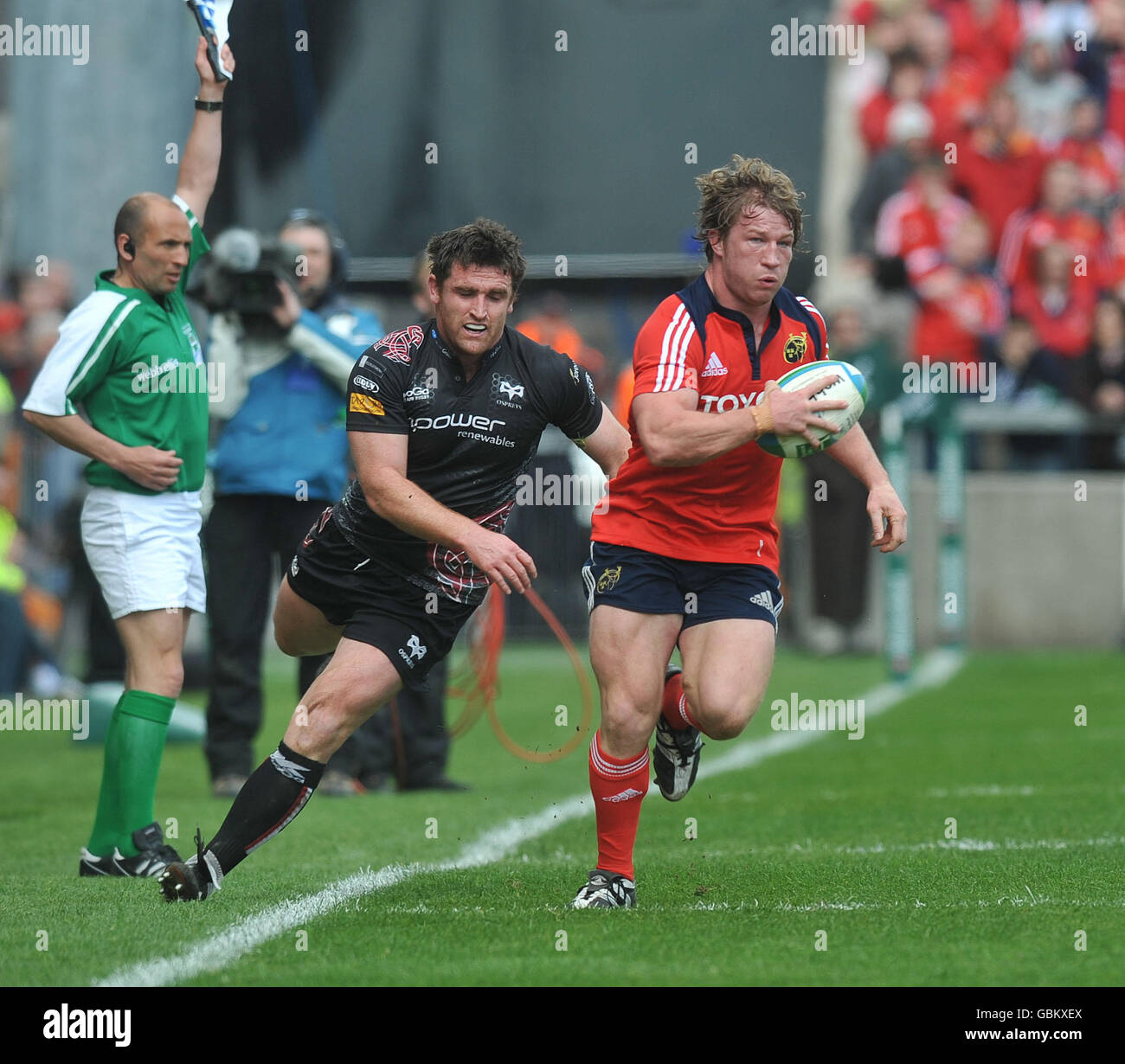 Ospreys rugby flags hi-res stock photography and images - Alamy