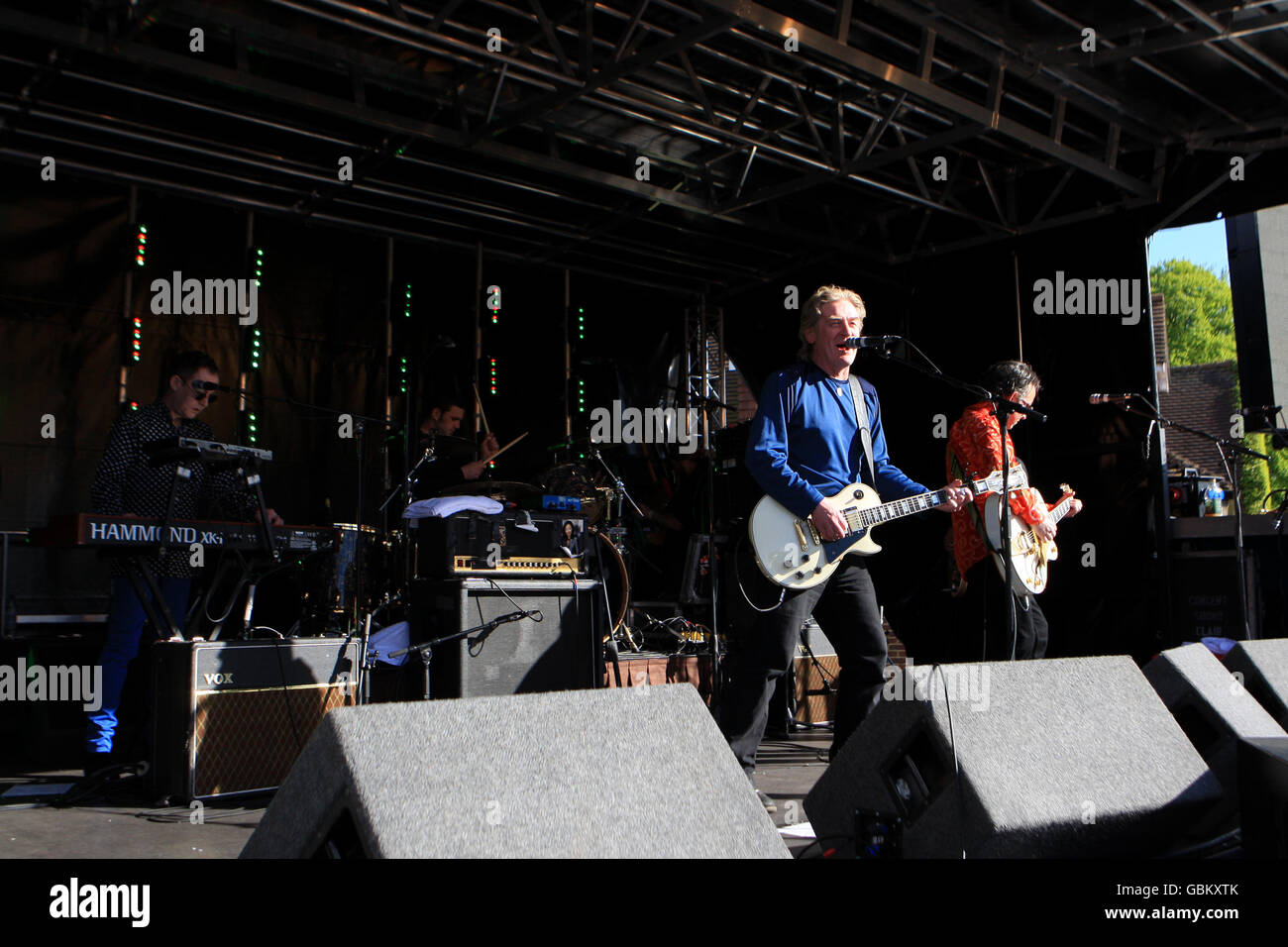 Horse Racing - bet365 Gold Cup Meeting - Day Two - Sandown Park Stock ...