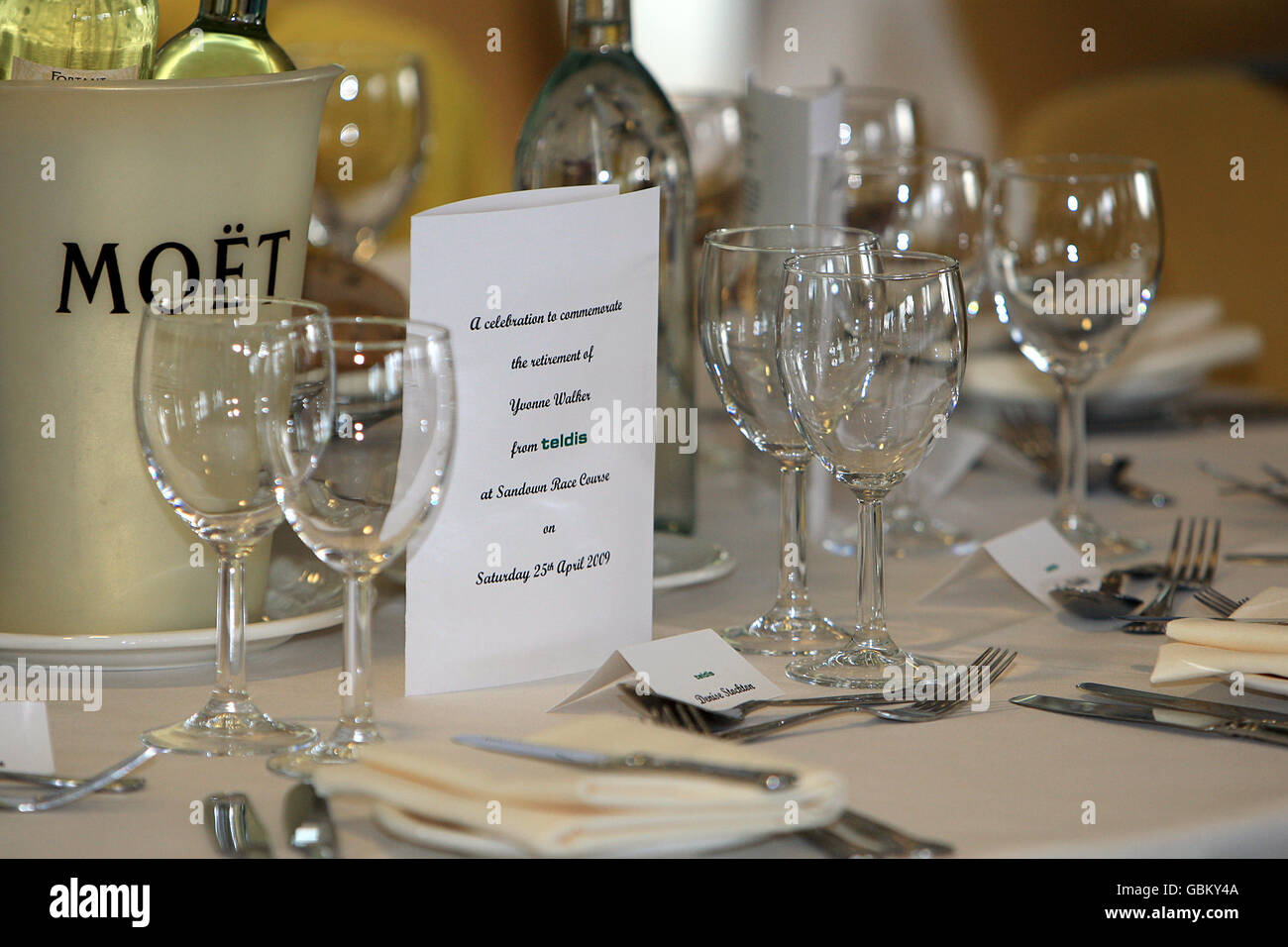 Horse Racing - bet365 Gold Cup Meeting - Day Two - Sandown Park ...