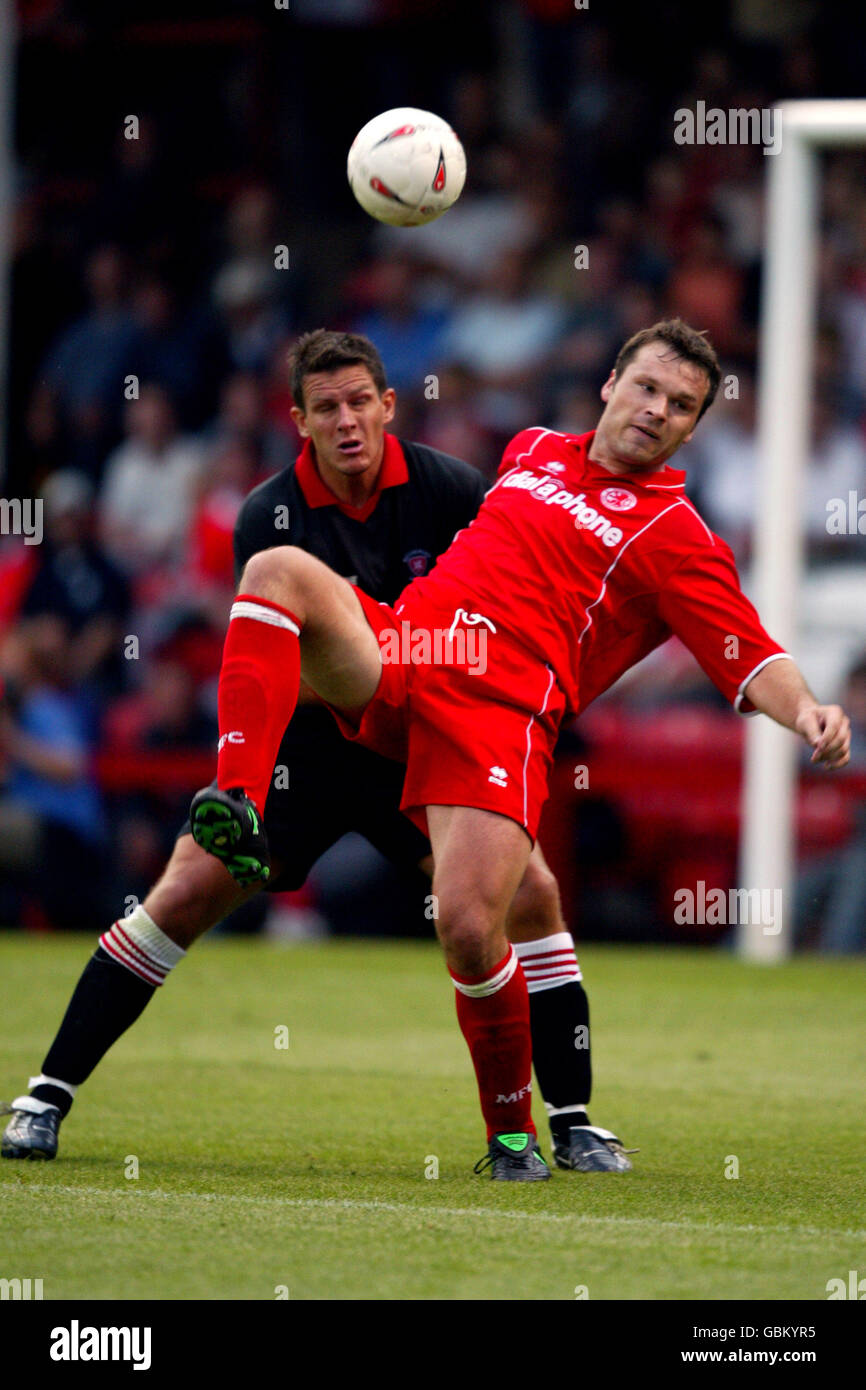 Middlesbroughs mark viduka and rotherham uniteds phil gilchrist hi-res ...