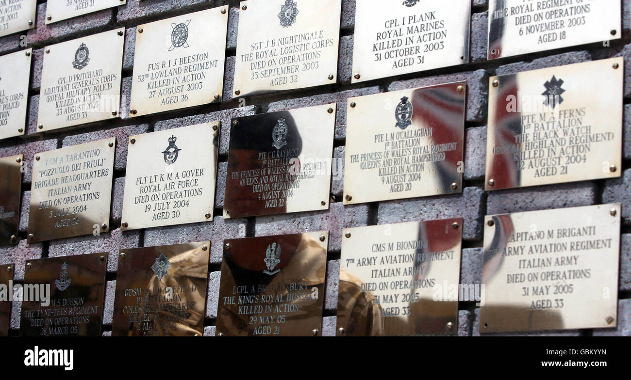 Military plaques hi-res stock photography and images - Alamy