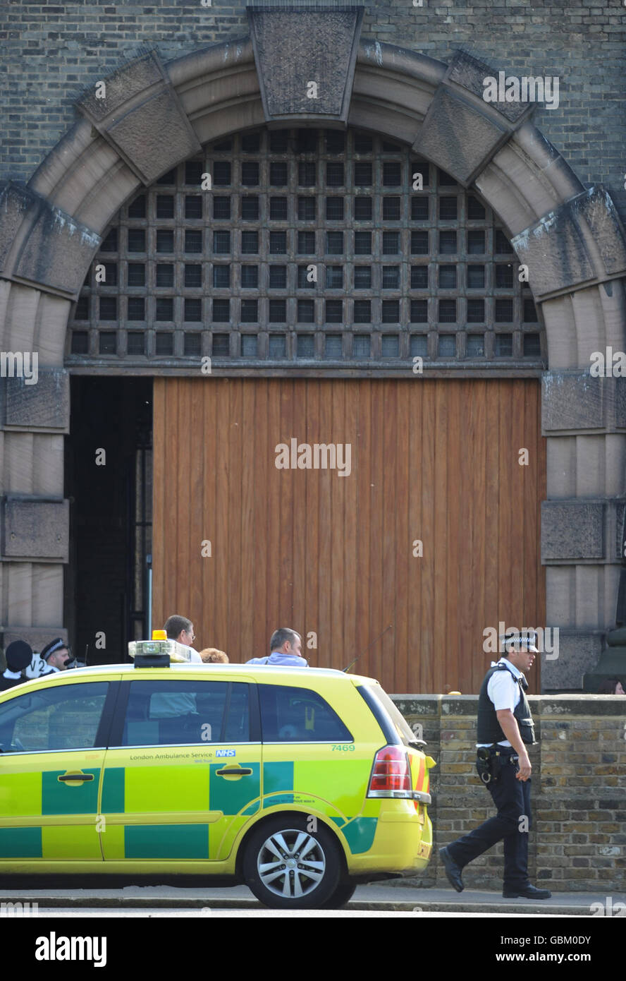 Crime wandsworth prison south west hi-res stock photography and images ...