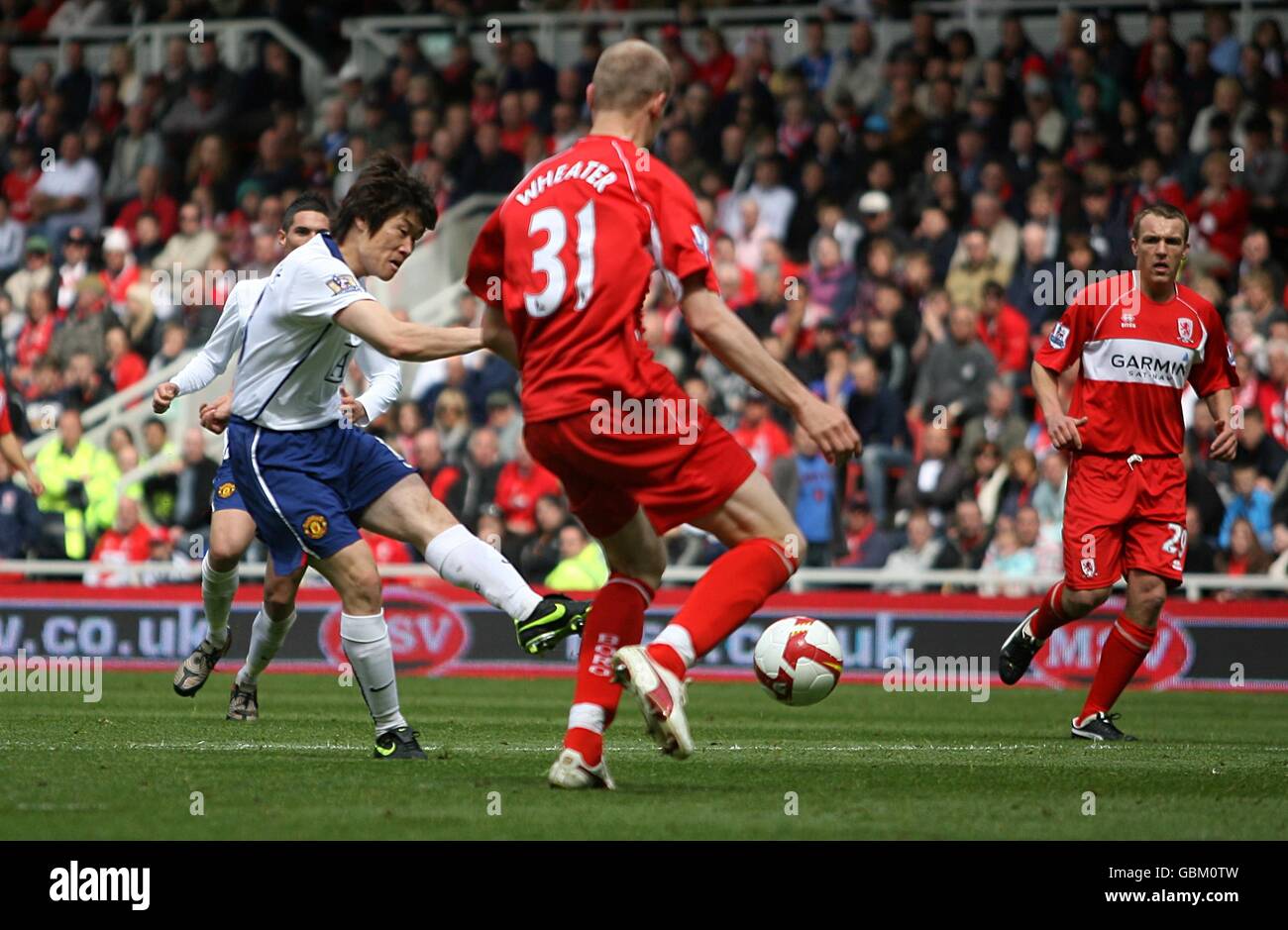 Full length goal shoots football efivepic datacoapplies hi-res stock ...