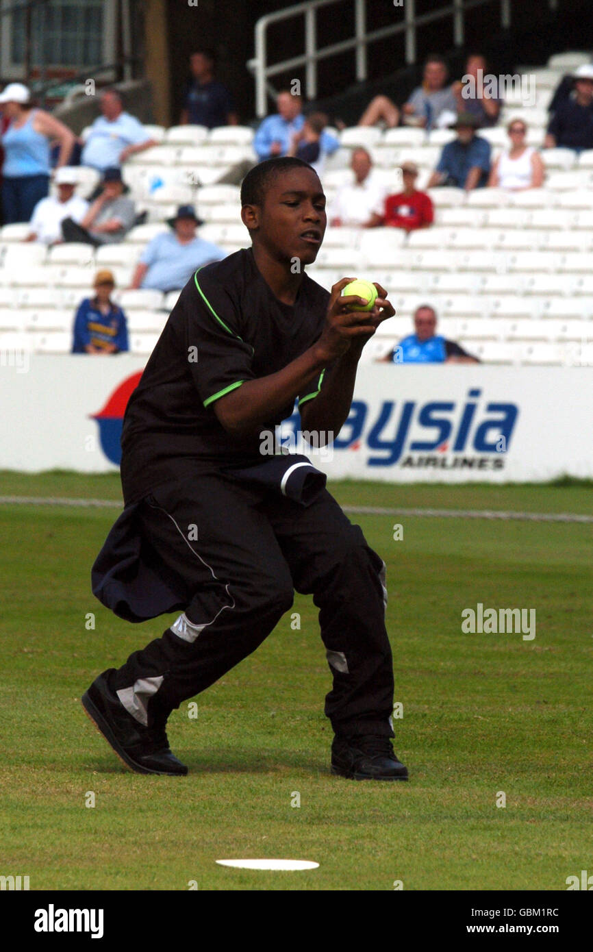 Throwing catching competition is underway at the brit oval hi-res stock ...