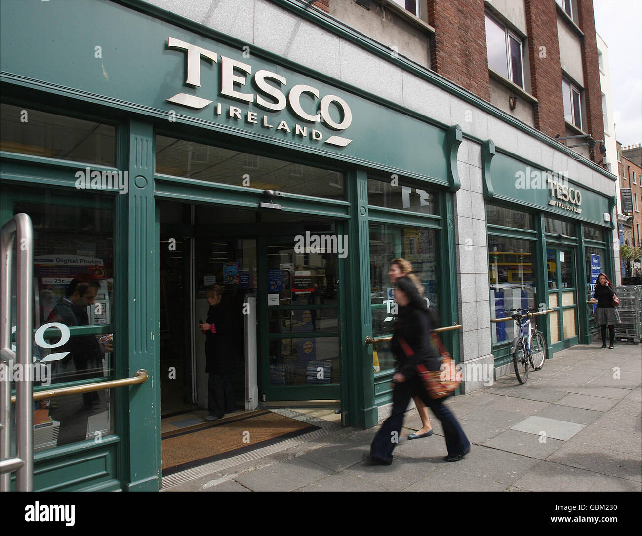 A tesco store in dublin hi-res stock photography and images - Alamy