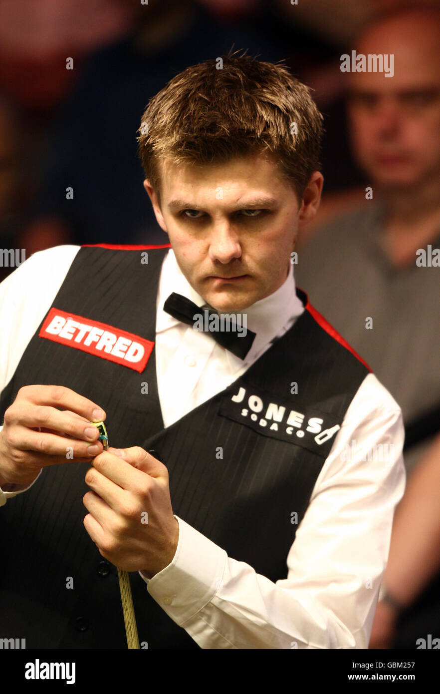 Nigel bond snooker hi-res stock photography and images - Alamy
