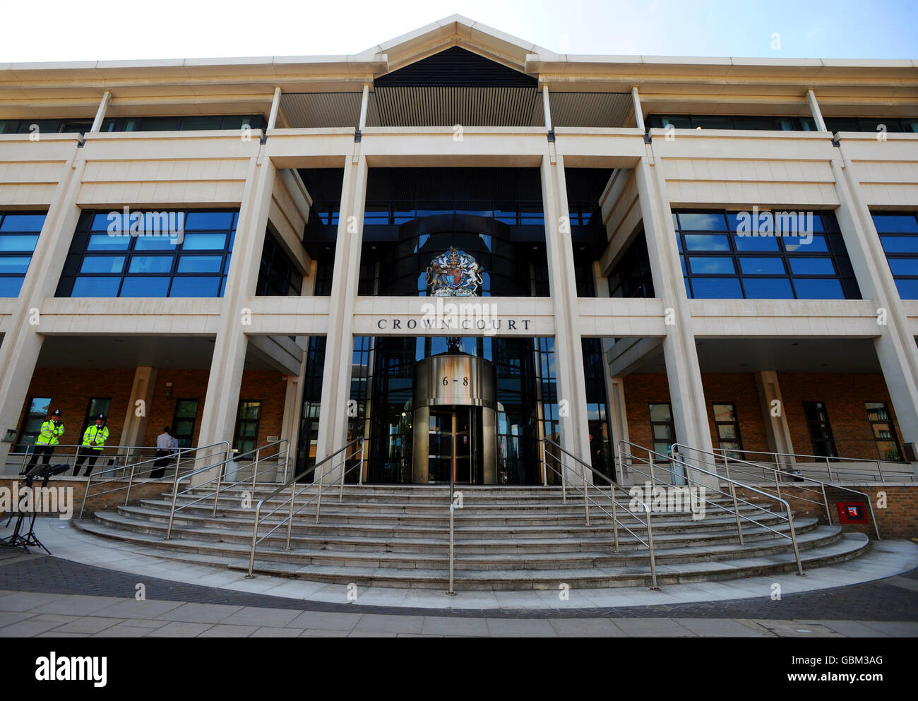 Exterior of kingston crown court hi-res stock photography and images ...