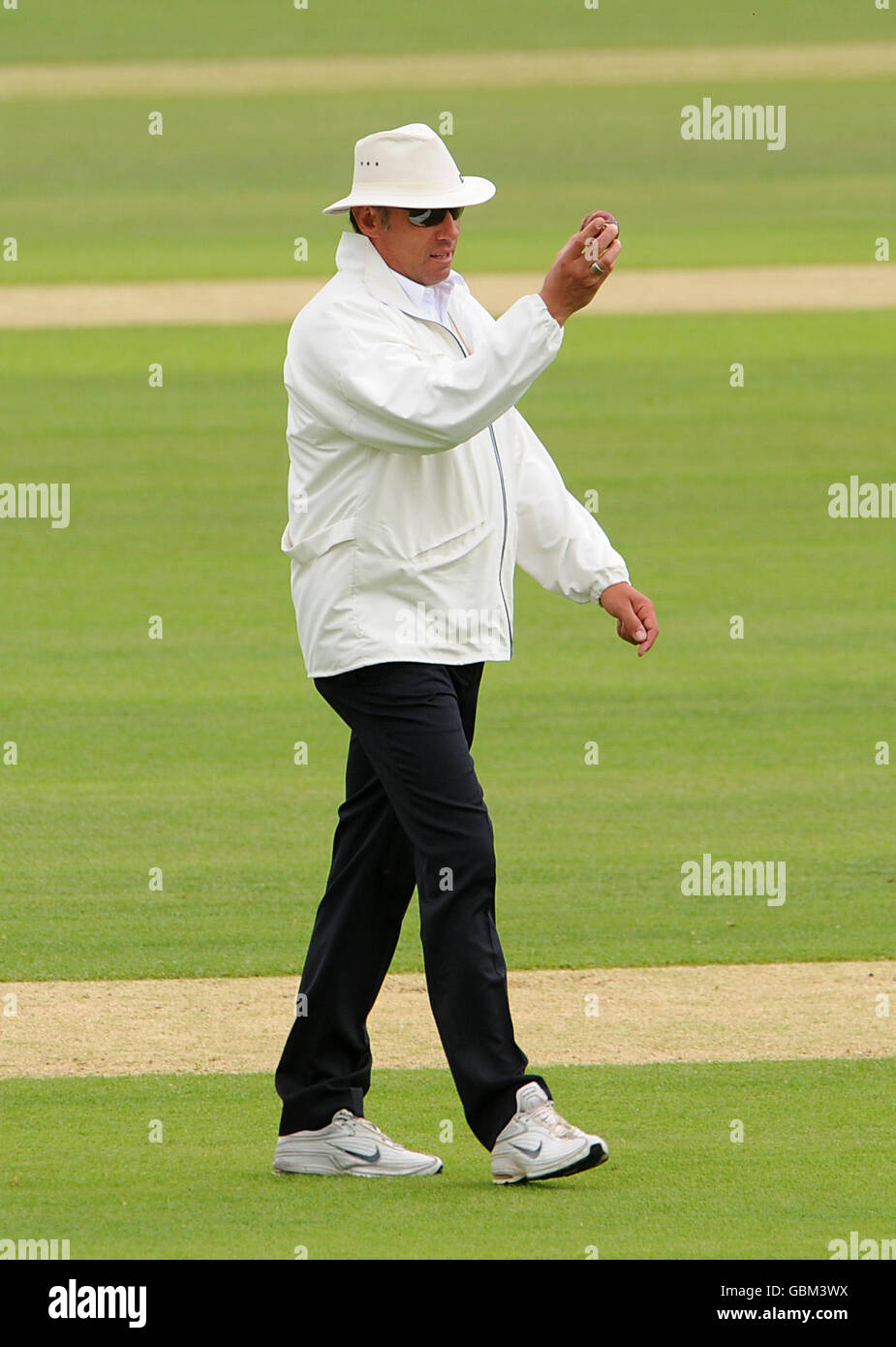 Umpire david millns hi-res stock photography and images - Alamy