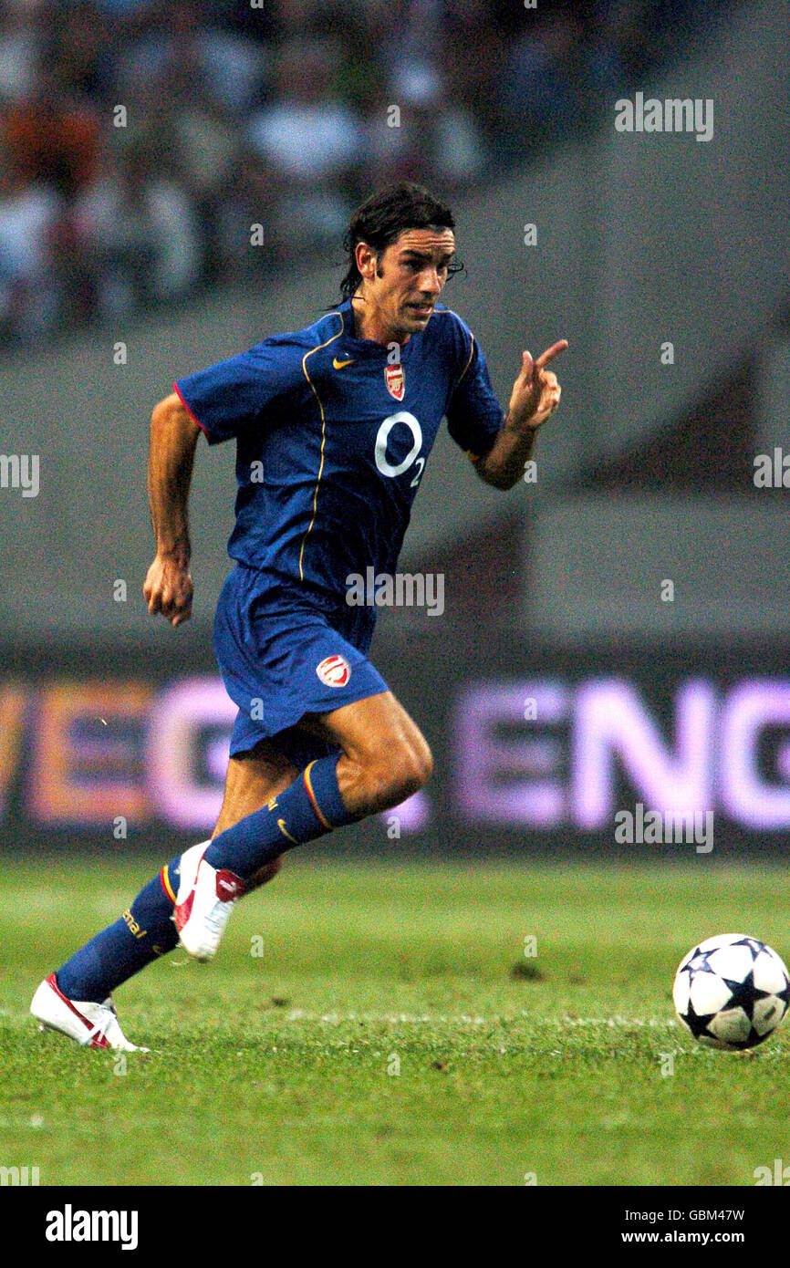 Football arsenal robert pires hi-res stock photography and images - Alamy