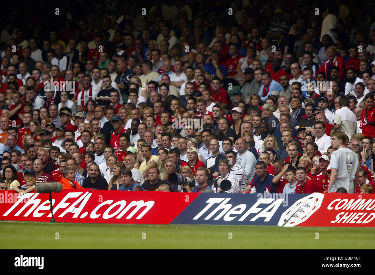Manchester united fans shield hi-res stock photography and images - Alamy