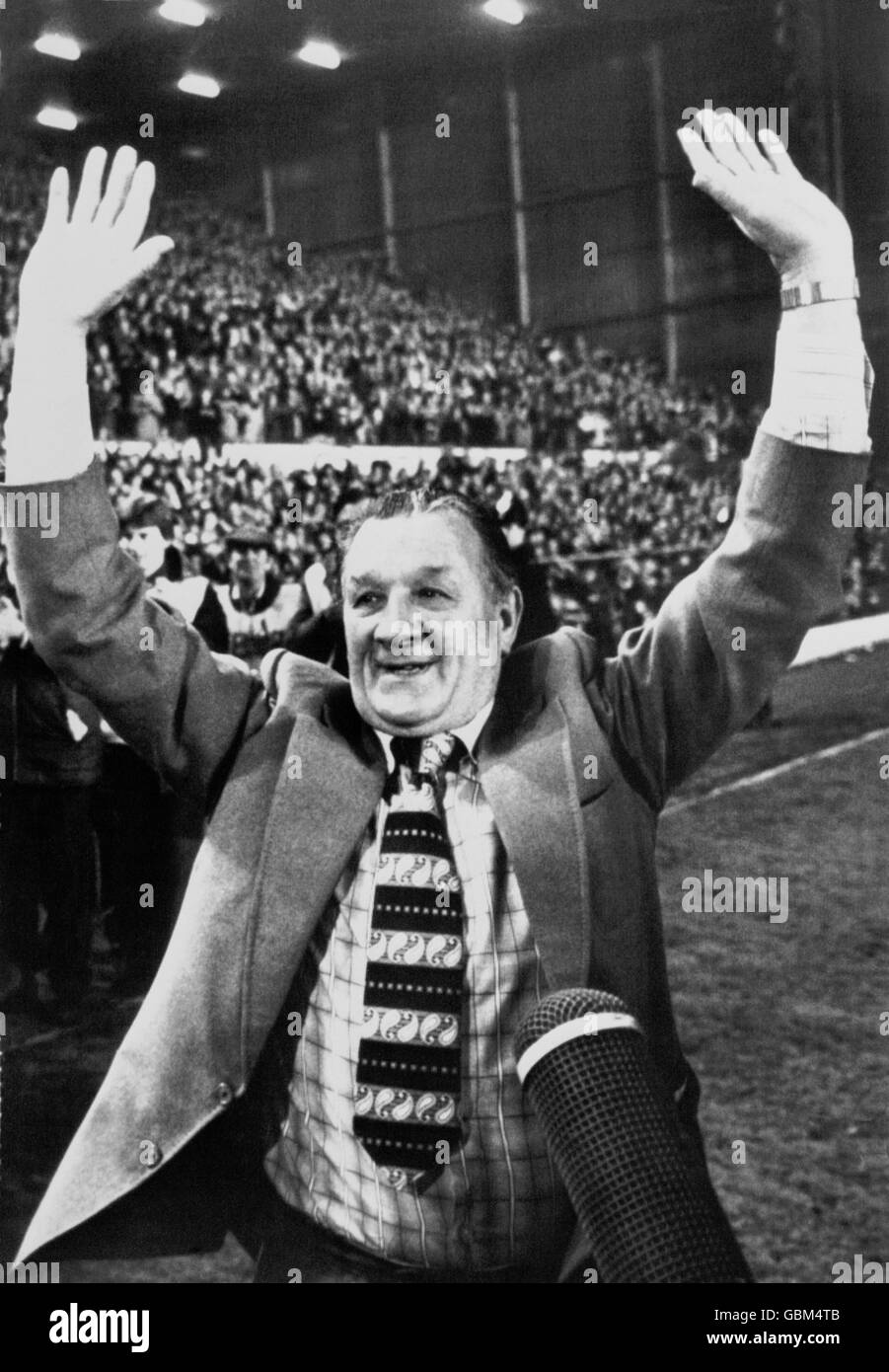 Football crowd 1970s hi-res stock photography and images - Alamy