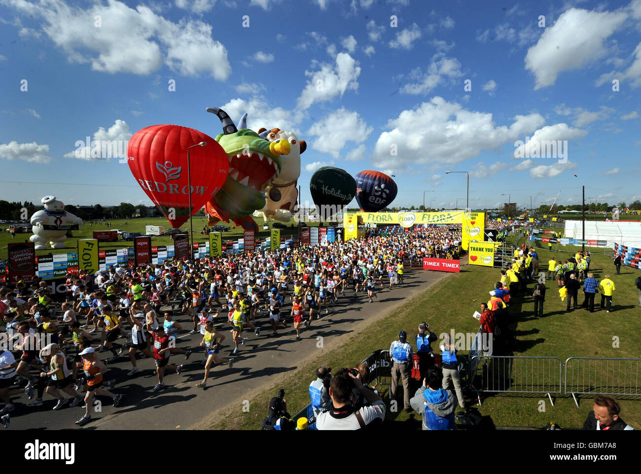 Marathon start above hi-res stock photography and images - Alamy
