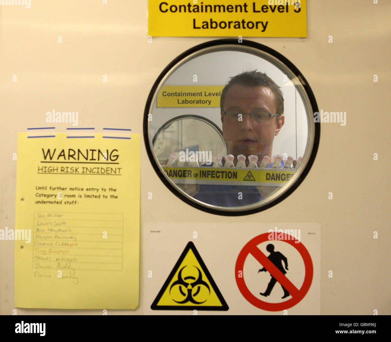 Viral containment hi-res stock photography and images - Alamy