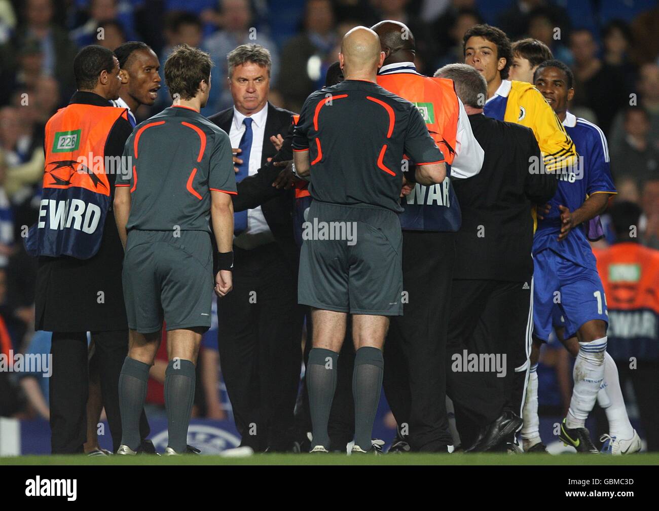 Ovrebo drogba hi-res stock photography and images - Alamy