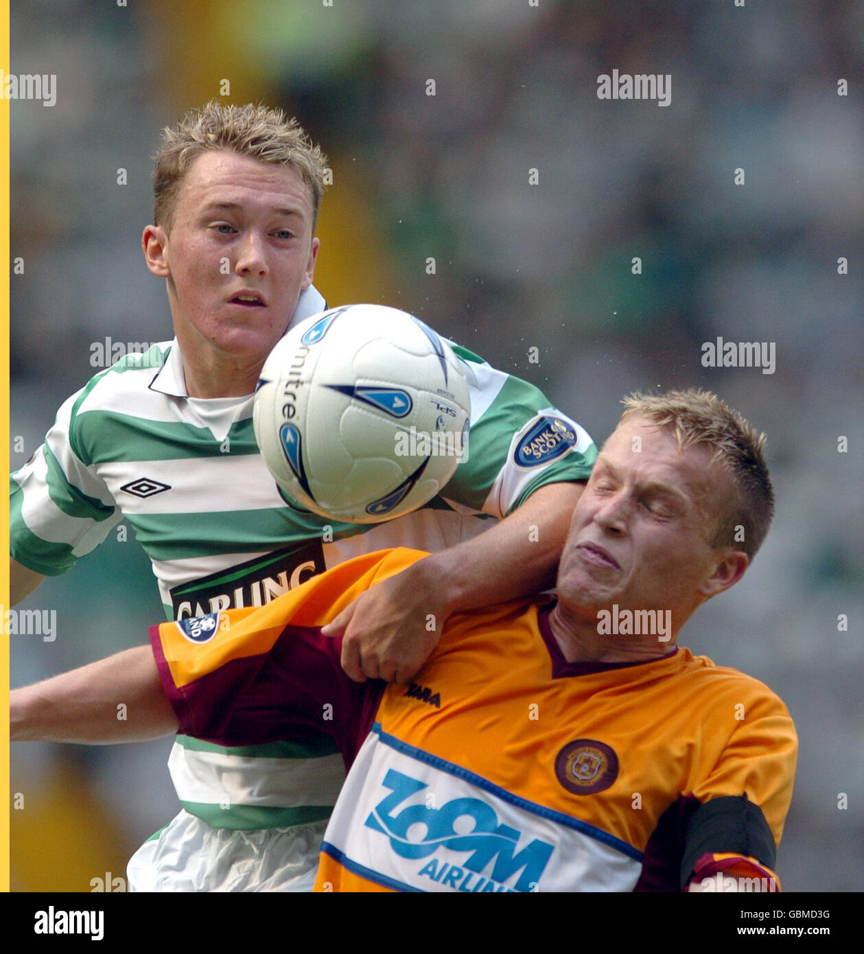 Celtic's Aiden McGeady and Motherwell's Steven Hammell Stock Photo - Alamy
