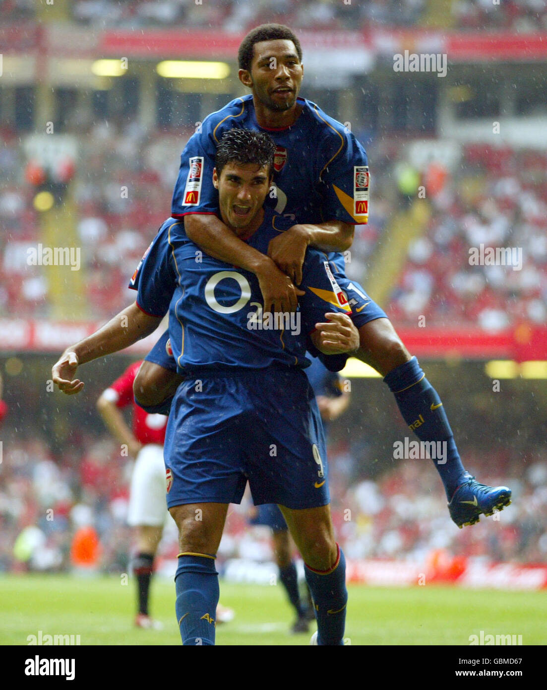 Arsenal's Jose Antonio Reyes celebrates scoring the second goal against ...