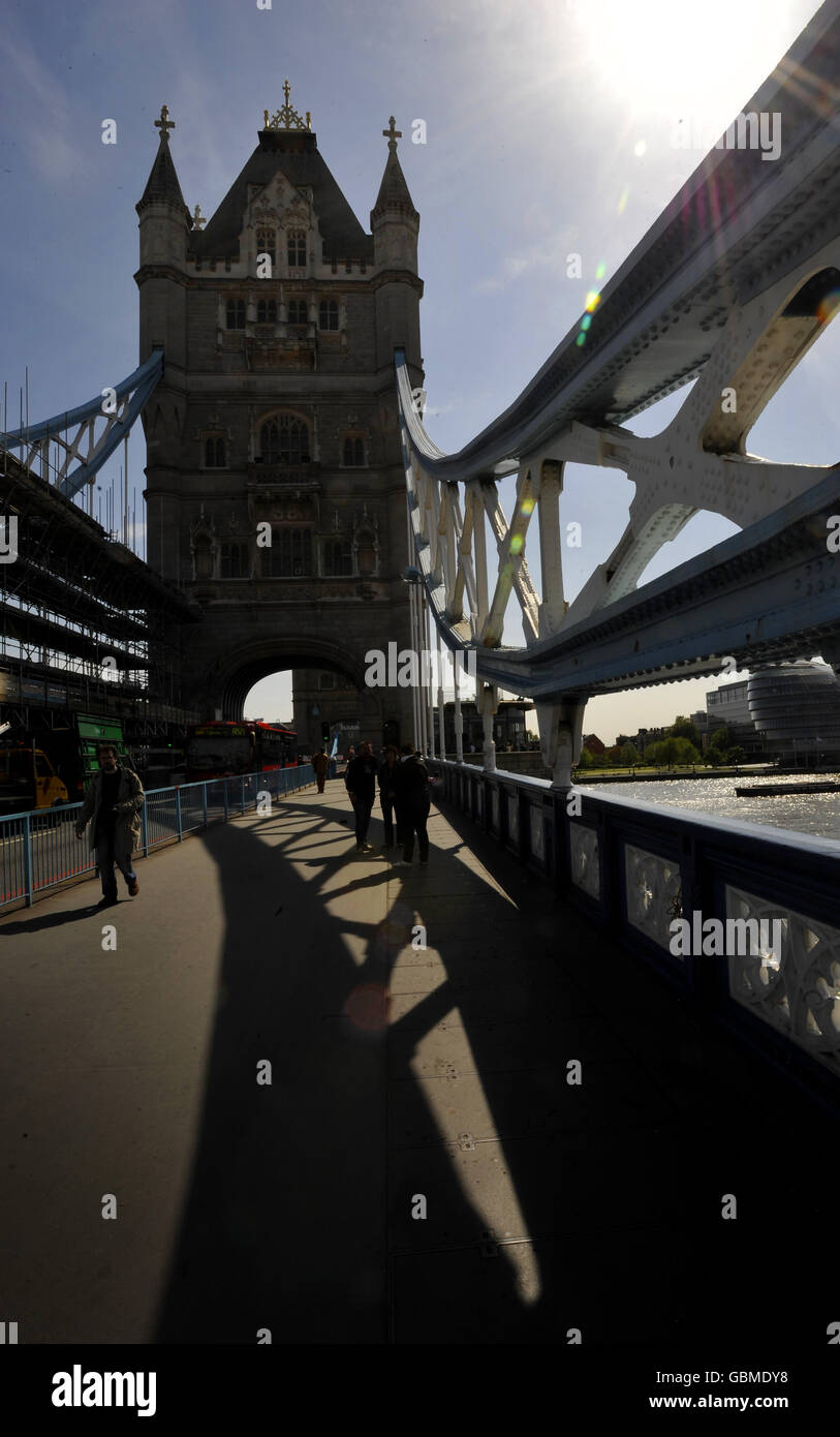 Bridge accident hi-res stock photography and images - Alamy