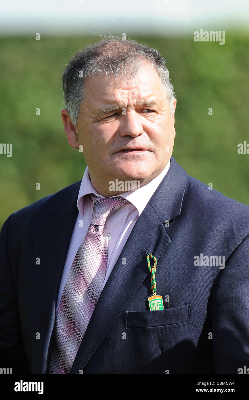Horse trainer brian ellison hi-res stock photography and images - Alamy
