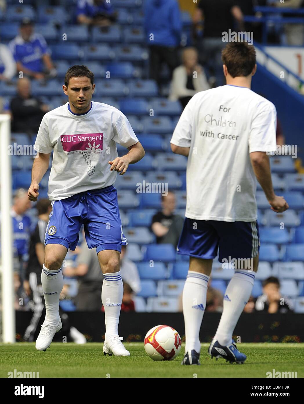 Children with cancer ball hi-res stock photography and images - Alamy