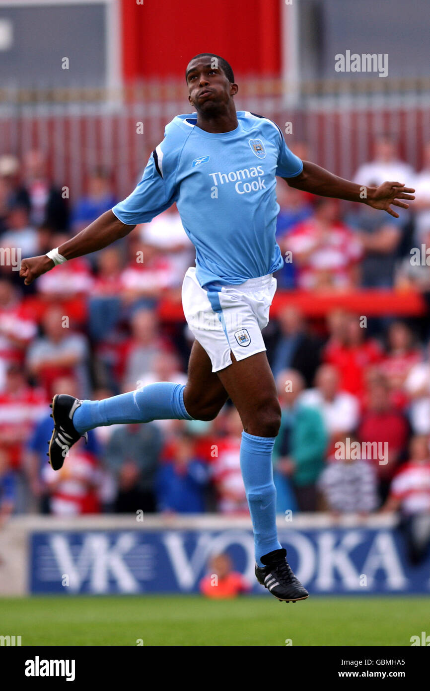 Sylvain distin manchester city hi-res stock photography and images - Alamy