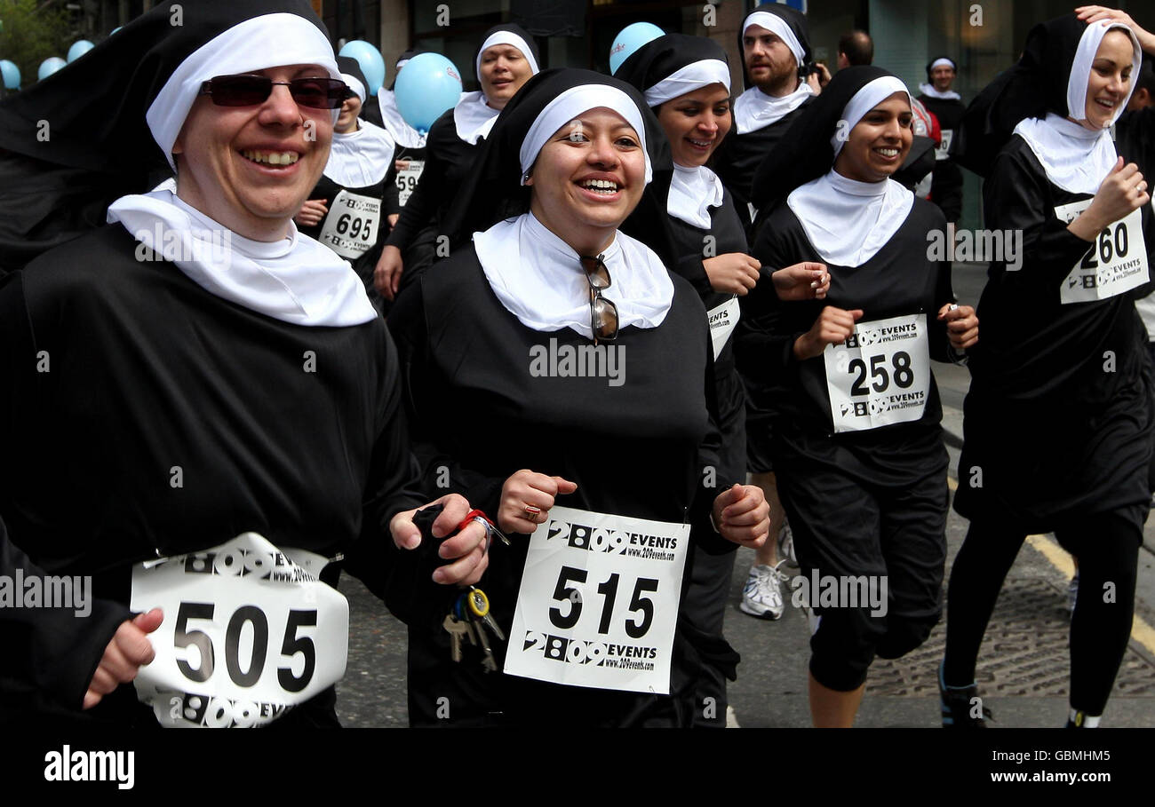 Nuns on the run hi-res stock photography and images - Alamy