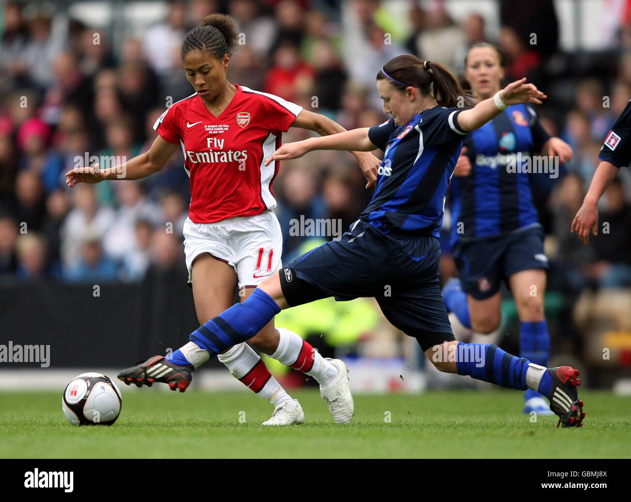 Arsenals rachel yankey and sunderlands stephanie bannon hi-res stock ...