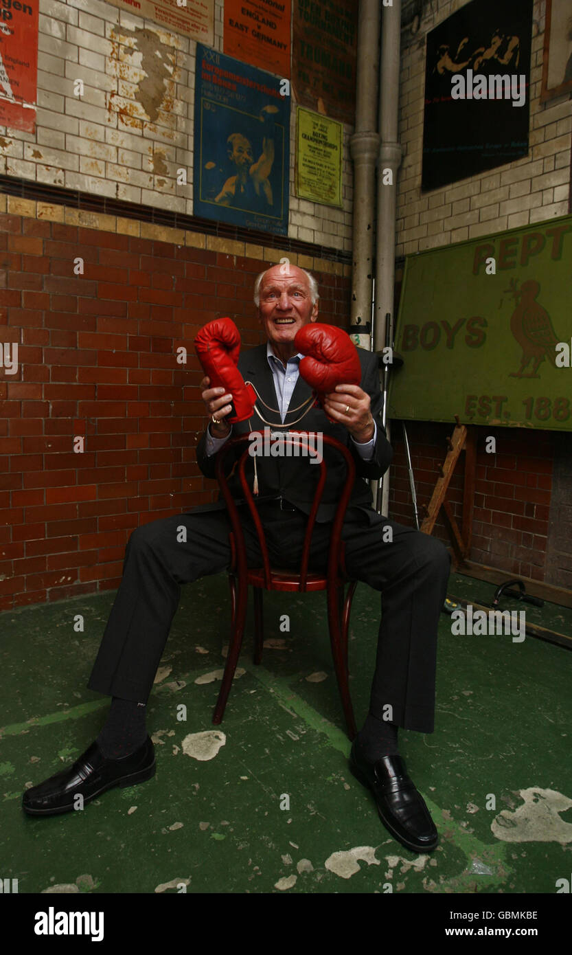 Boxing - Sir Henry Cooper Media Session - Repton Boys Club Stock Photo ...