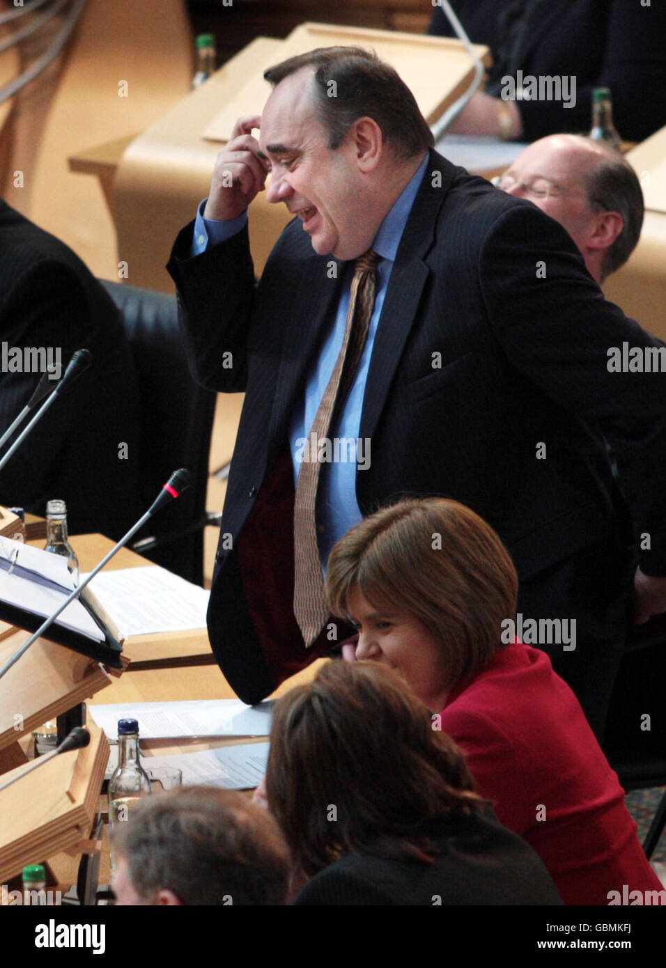 Scottish First Minister Alex Salmond (centre) and Scottish Health ...