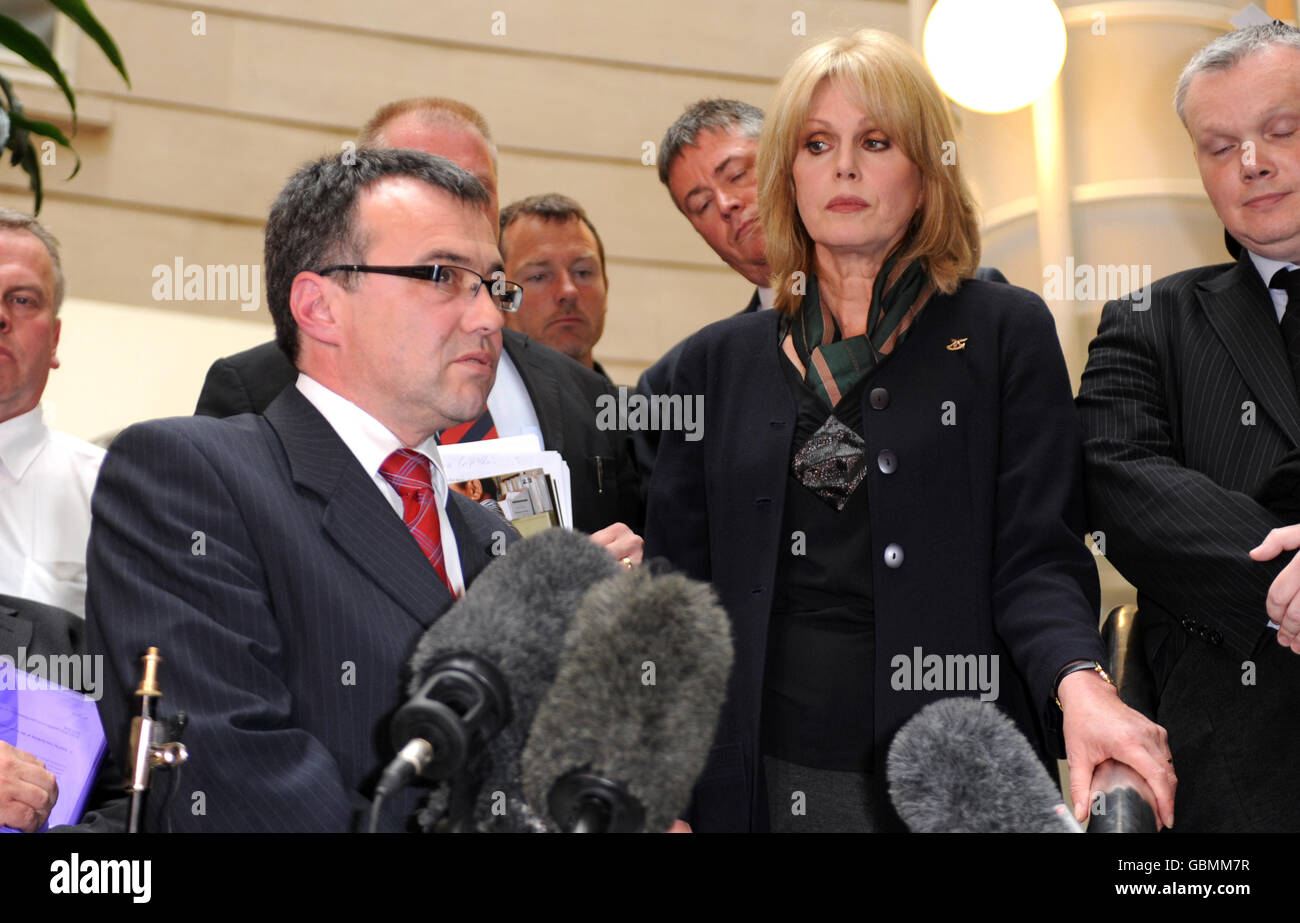 Minister of State for Borders and Immigration, Phil Woolas (left) and ...