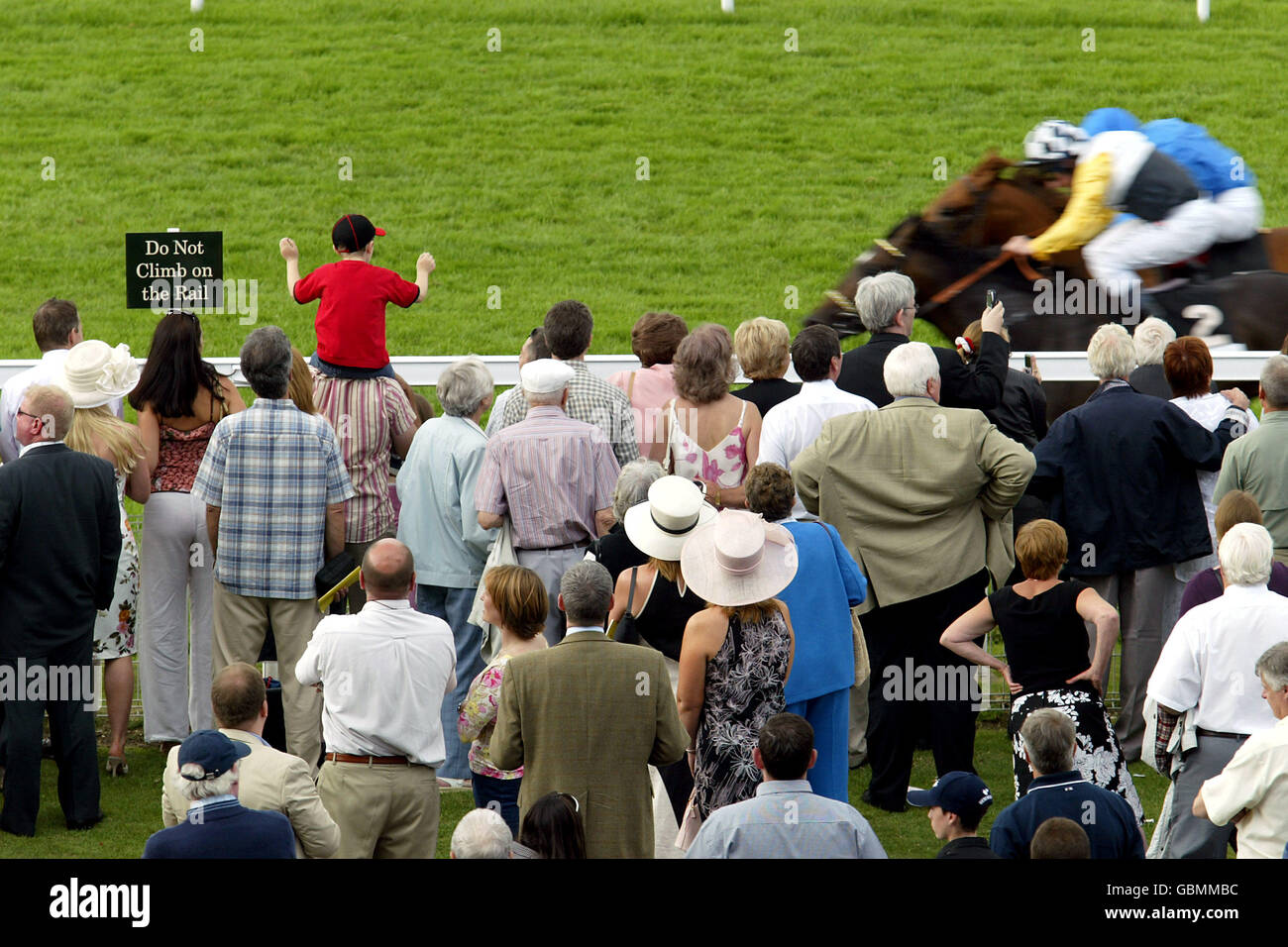 Goodwood spectators hi-res stock photography and images - Alamy