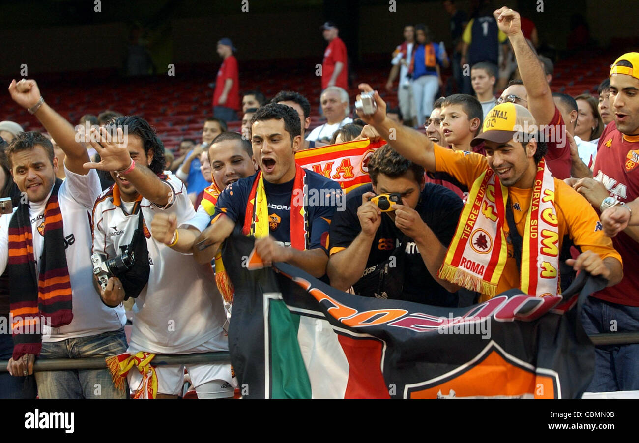 Roma fans cheer on their team hi-res stock photography and images - Alamy