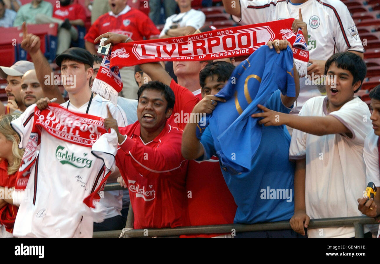 Roma fans cheer on their team hi-res stock photography and images - Alamy