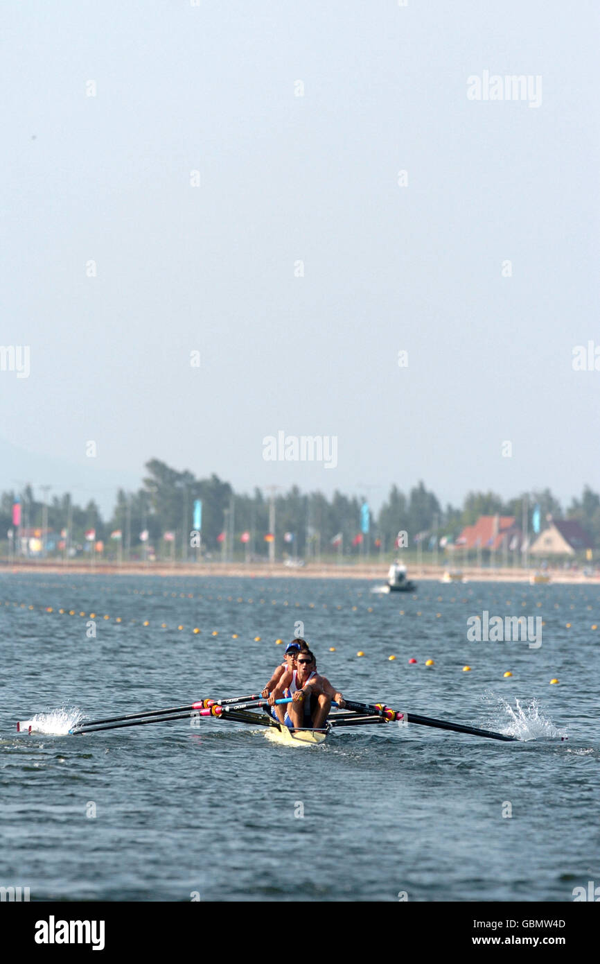 L r great britains mike hennessy hi-res stock photography and images ...