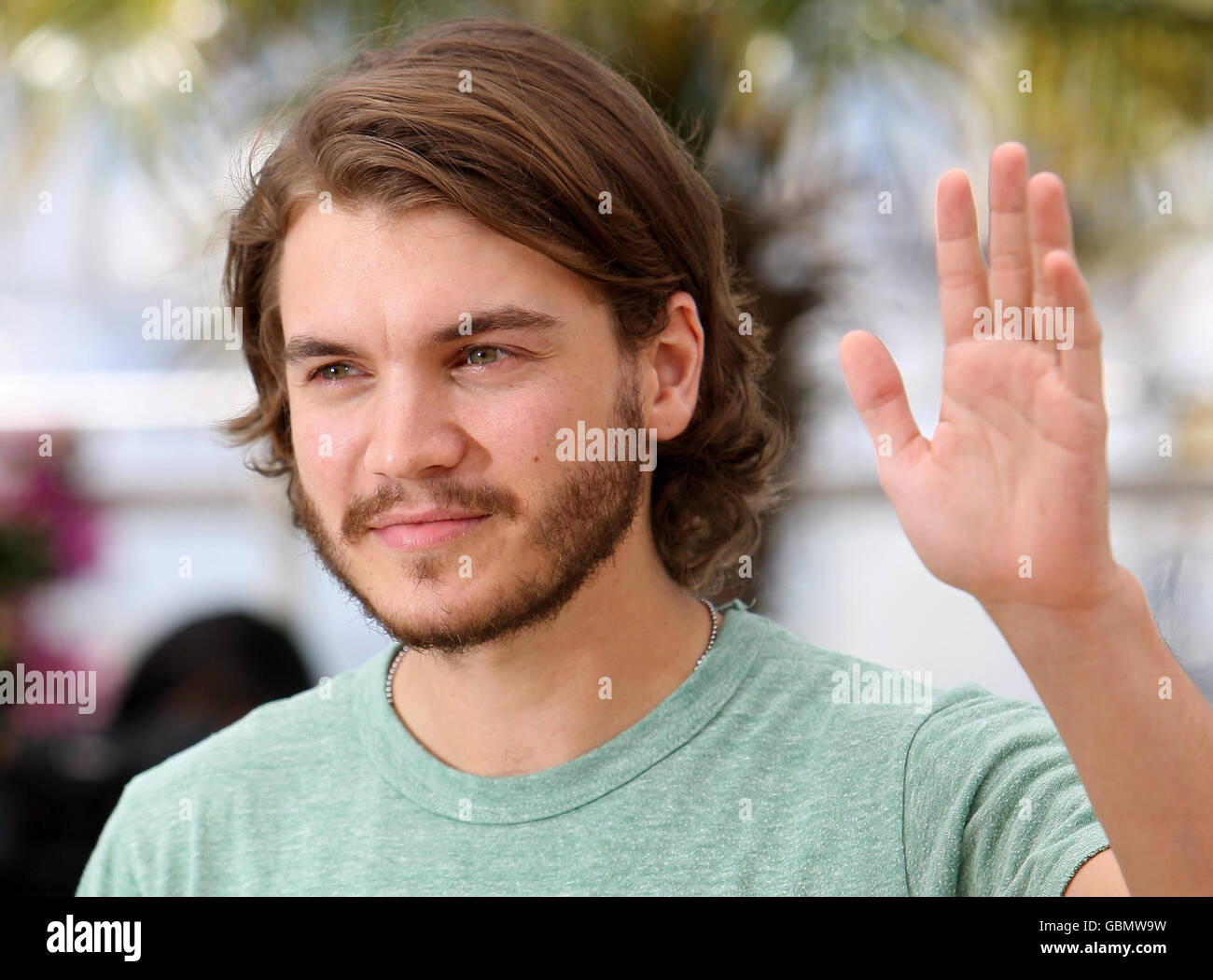 Showbiz actor celebrity waving hi-res stock photography and images - Alamy