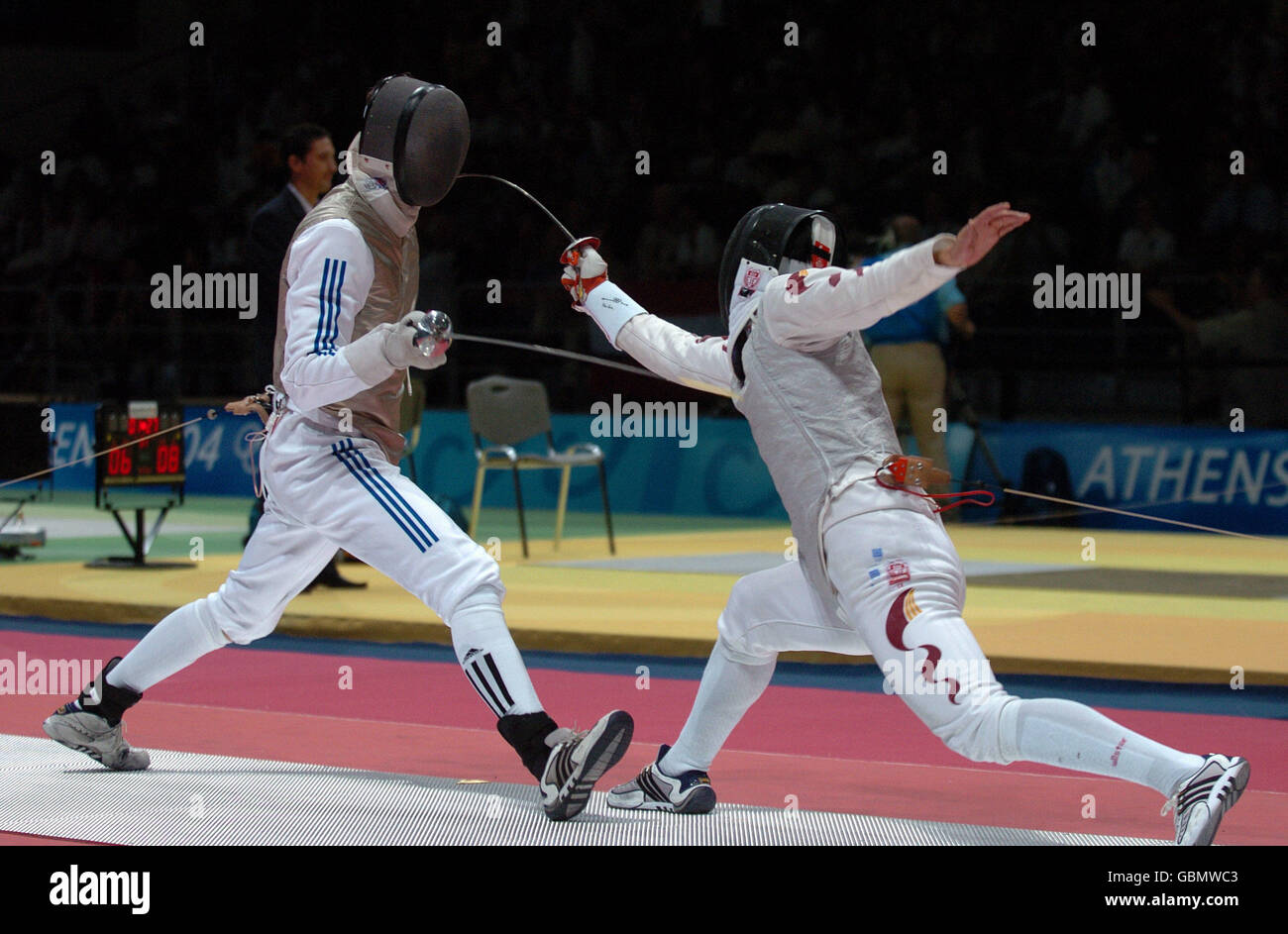 2004 athens olympics fencing hi-res stock photography and images - Alamy