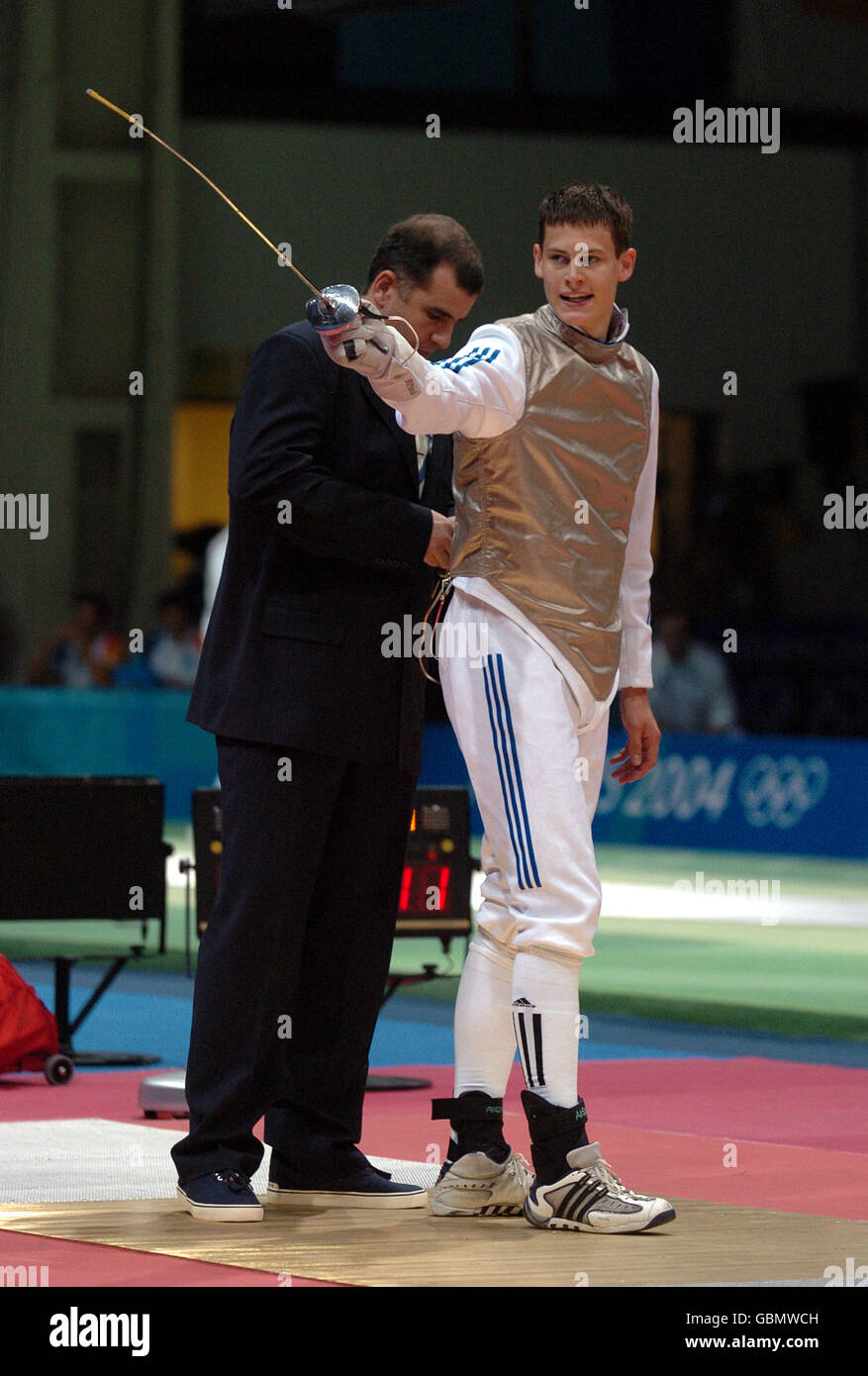 2004 athens olympics fencing hi-res stock photography and images - Alamy