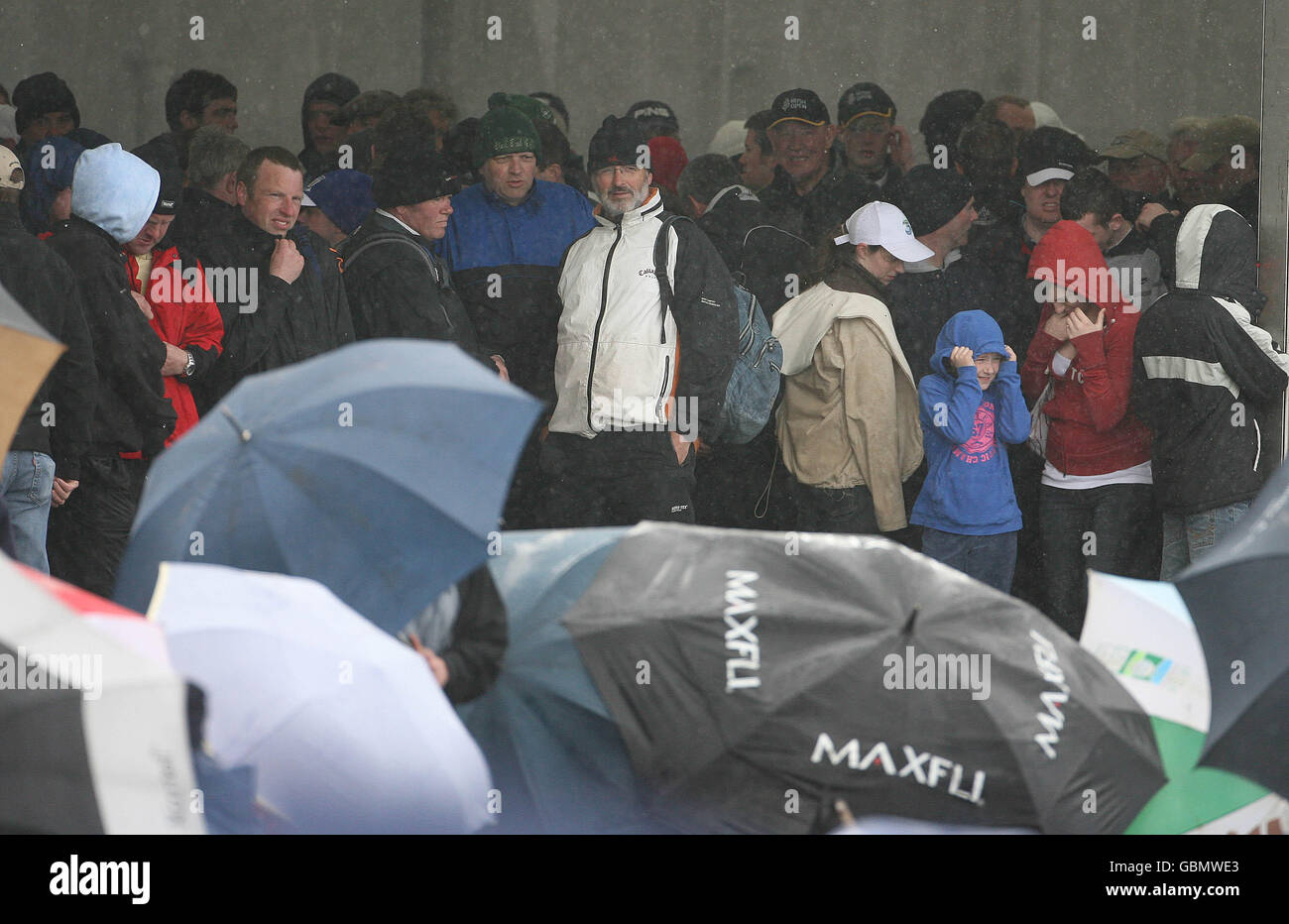 Suspend hi-res stock photography and images - Alamy