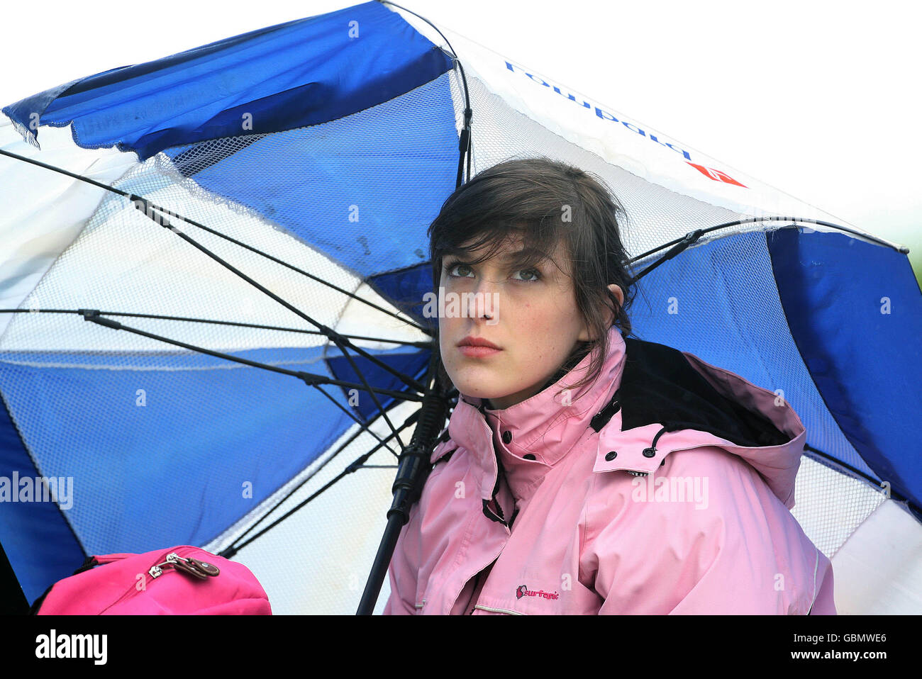 Suspend hi-res stock photography and images - Alamy