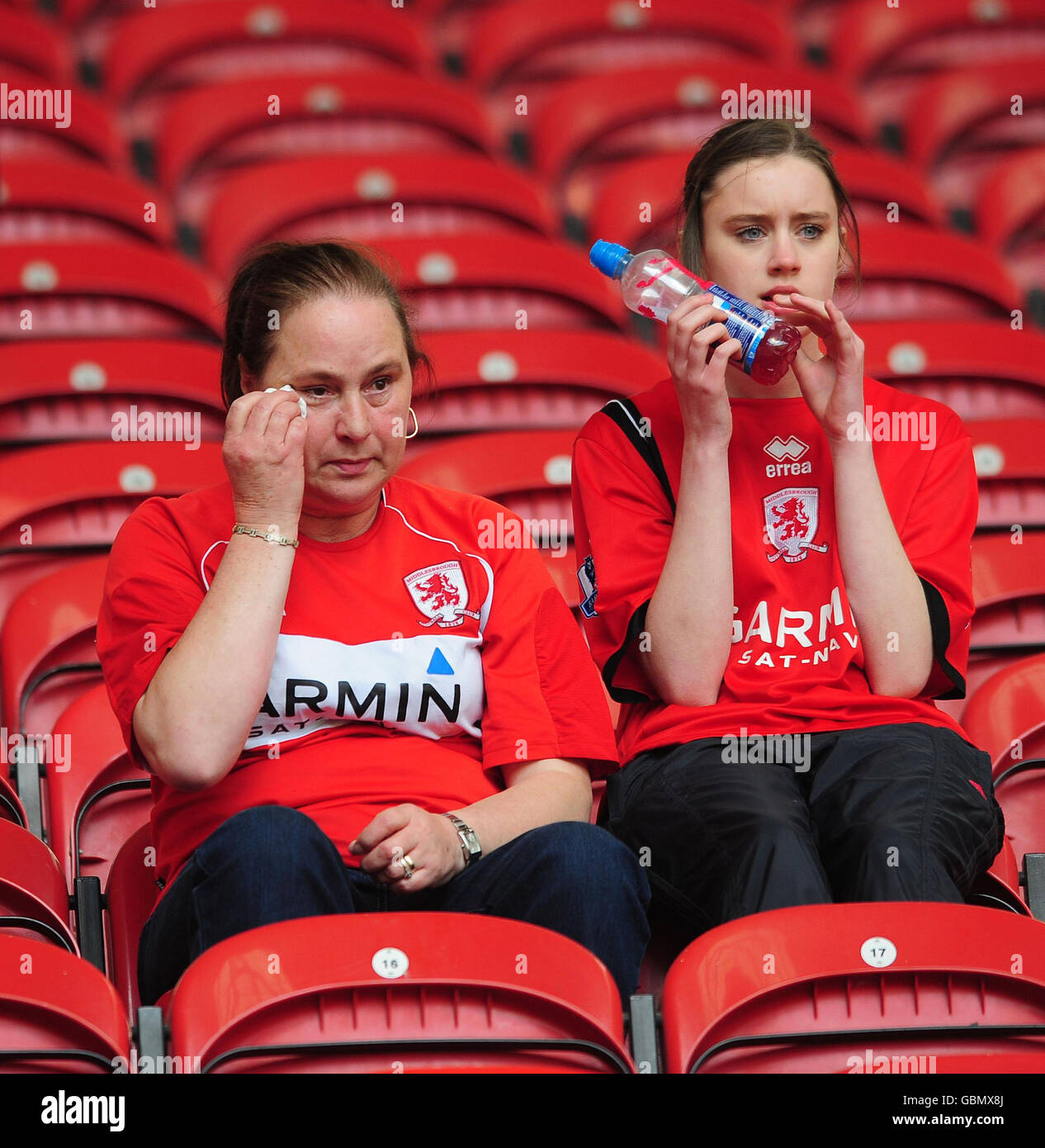 Crying england fan hi-res stock photography and images - Alamy