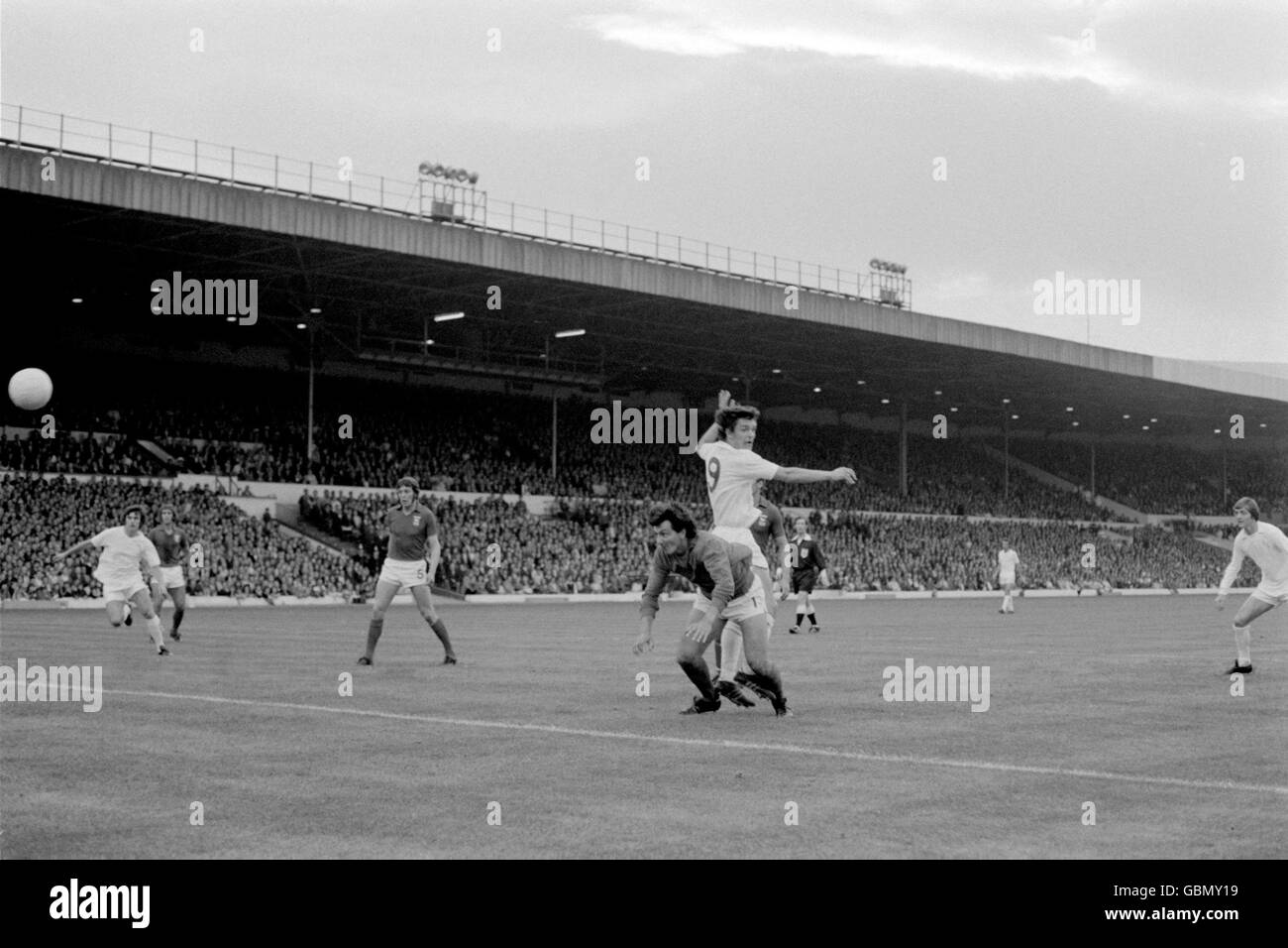 Sport football teams leeds Black and White Stock Photos & Images - Alamy
