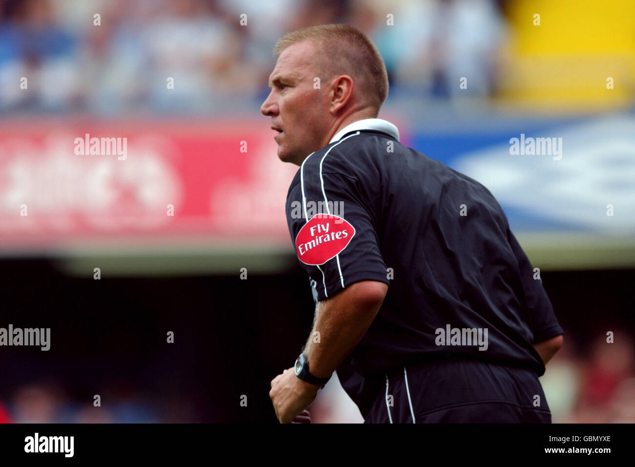 Graham poll premier league referee hi-res stock photography and images ...