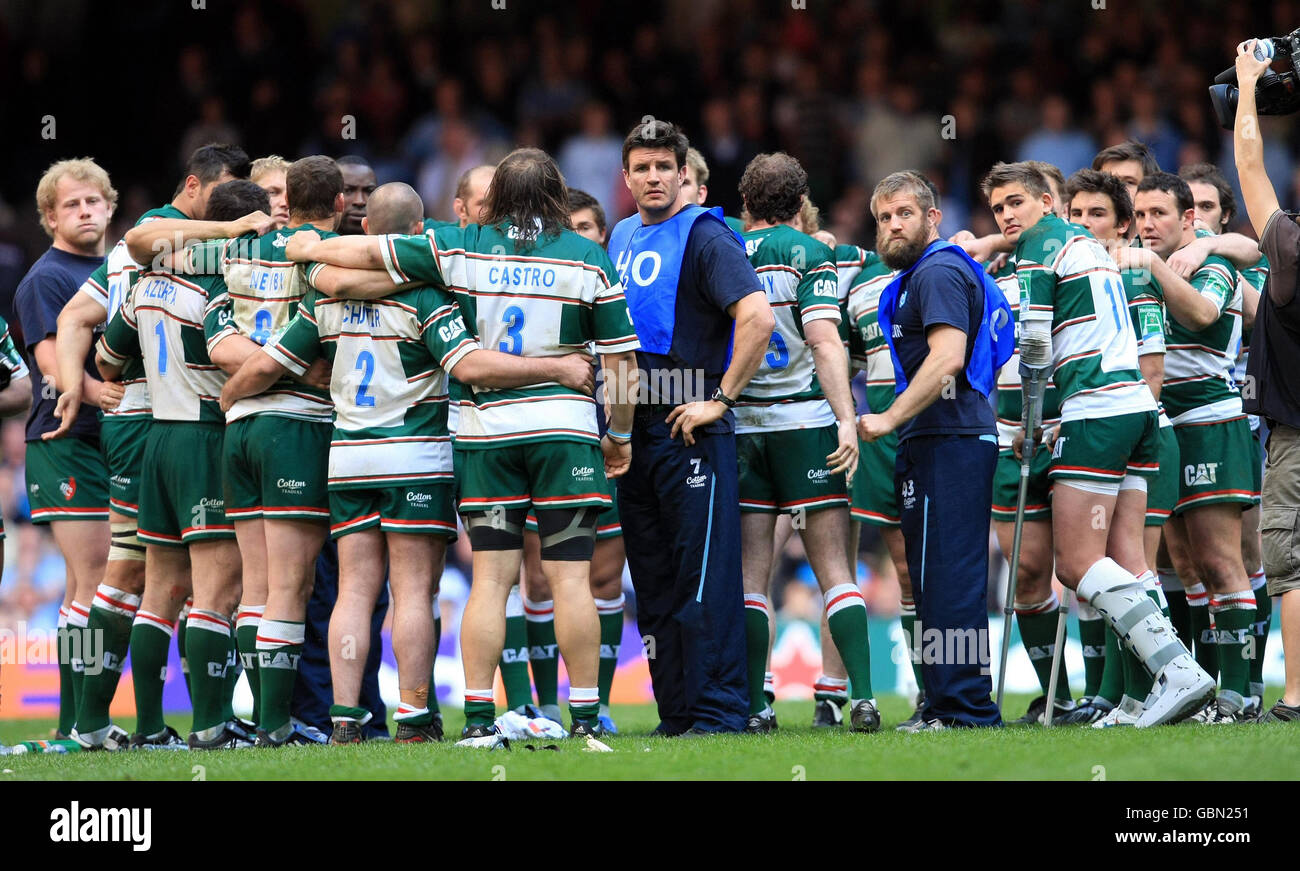 Leicester Tigers' team can't bear to look as Jordan Crane takes the ...