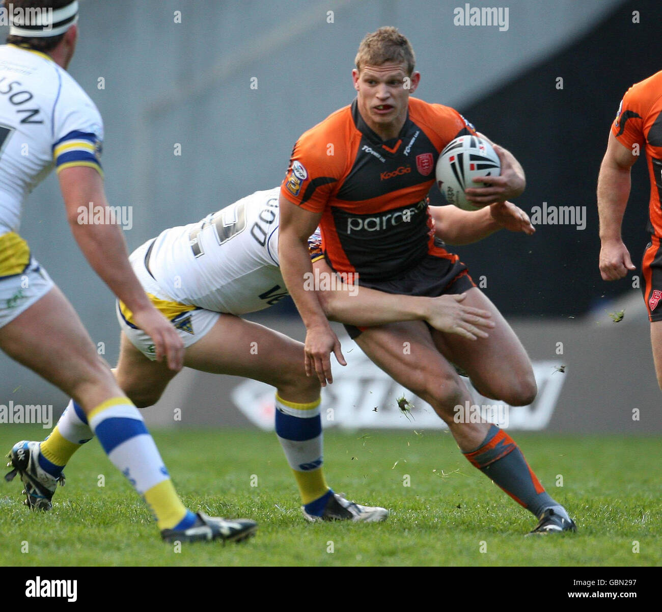 Hull's Peter Fox Warrington's and Ben Harrison during the engage Super ...