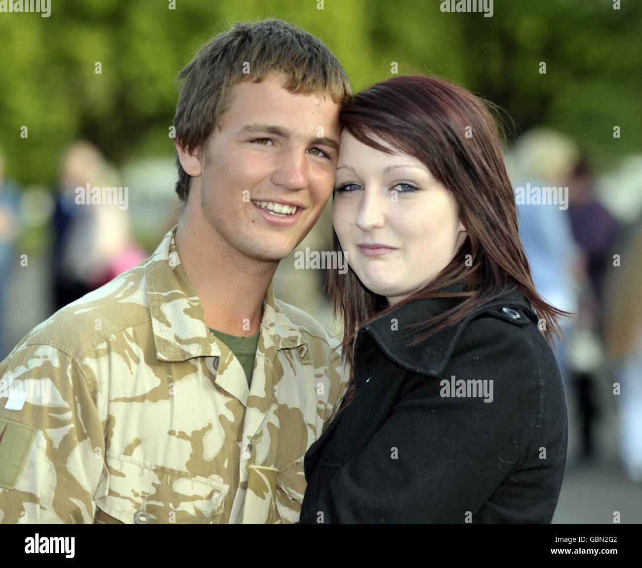 Heroes welcome for Afghan tour soldiers Stock Photo - Alamy