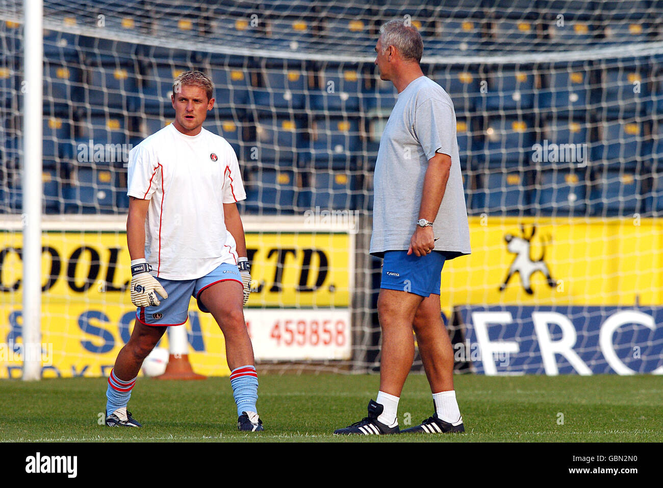 Charlton Athletic goalkeeper Simon Royce warms up prior to the game ...