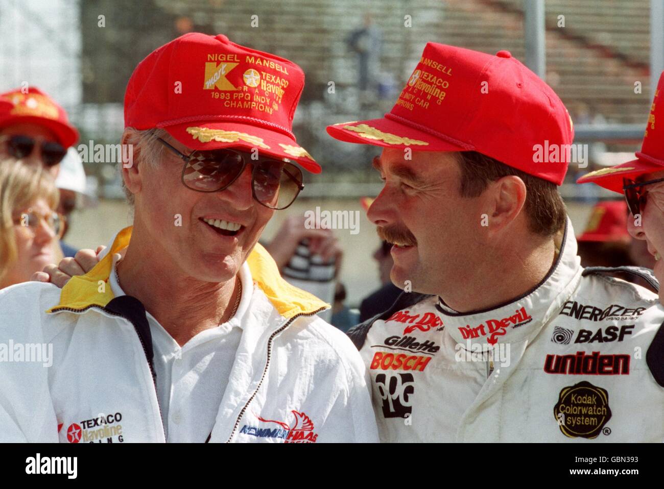 INDYCAR RACING, NAZARETH. NIGEL MANSELL WITH TEAM OWNER PAUL NEWMAN ...