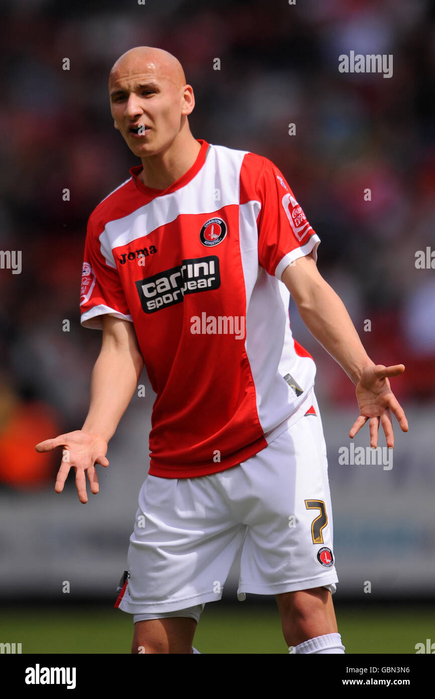 Jonjo shelvey charlton hi-res stock photography and images - Alamy